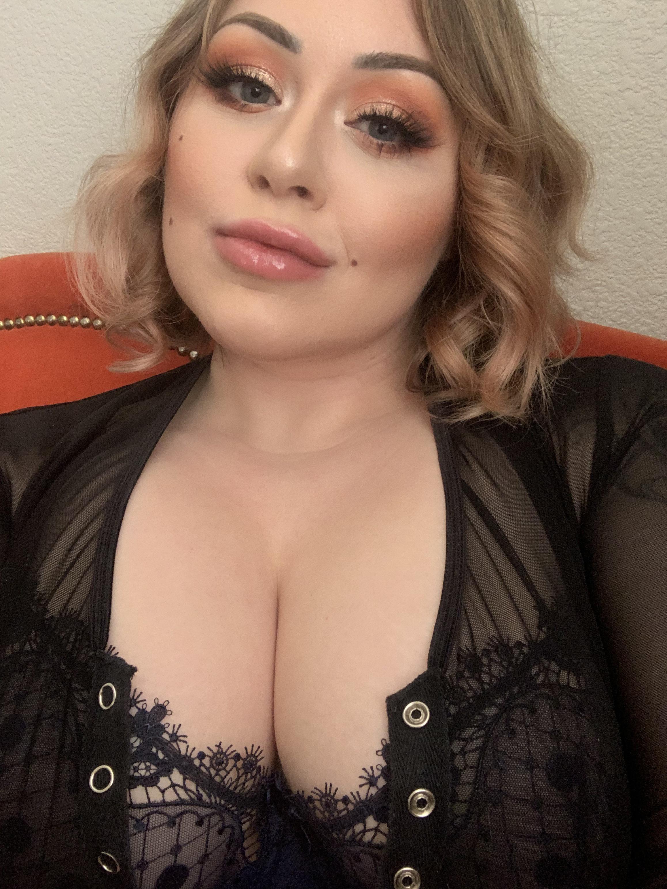 Sheer and lace | Scrolller