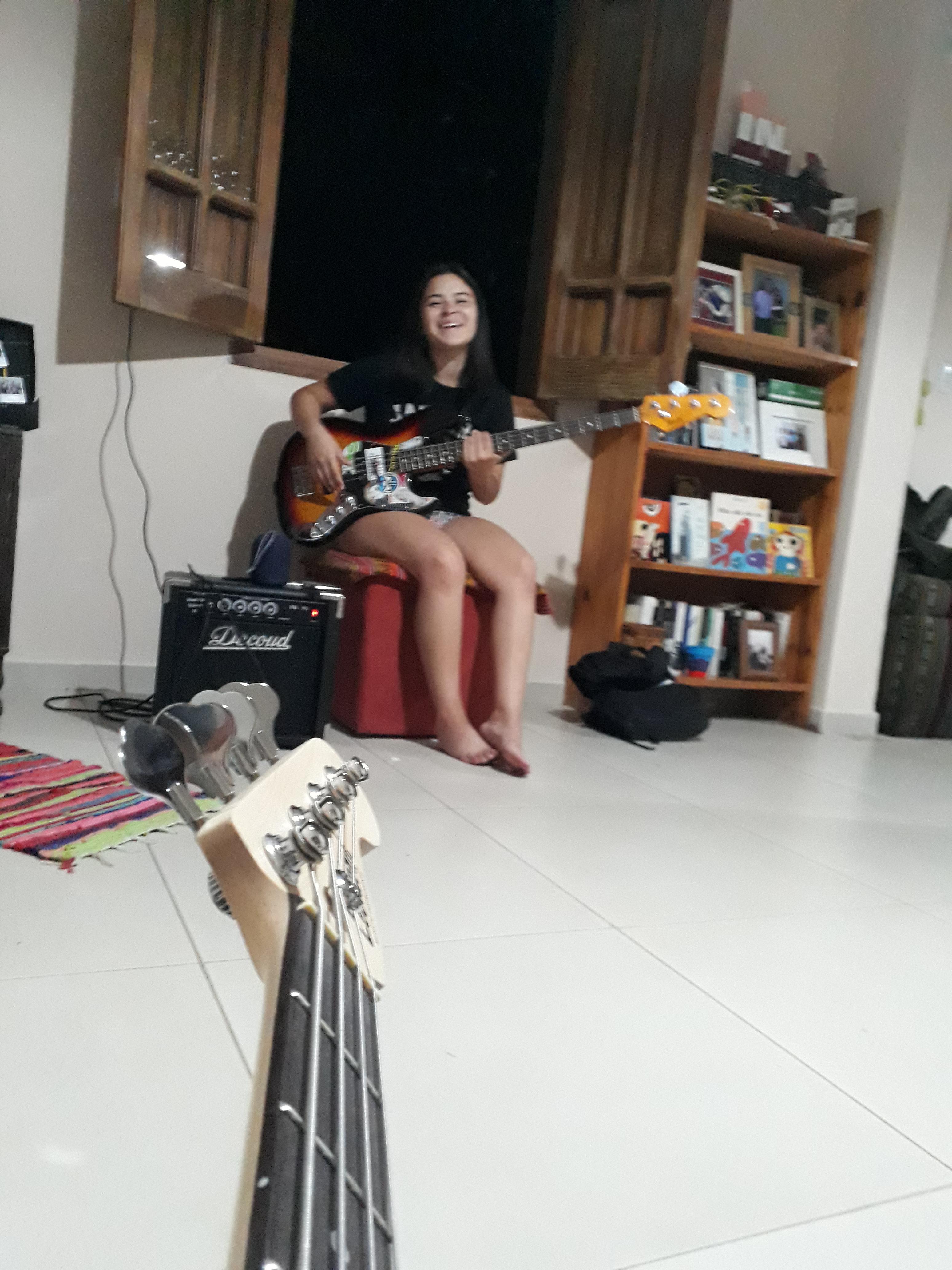 She's a keeper. | Scrolller