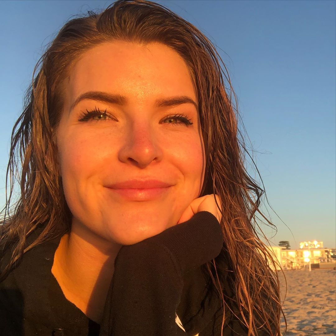 Shes Beautiful Scrolller