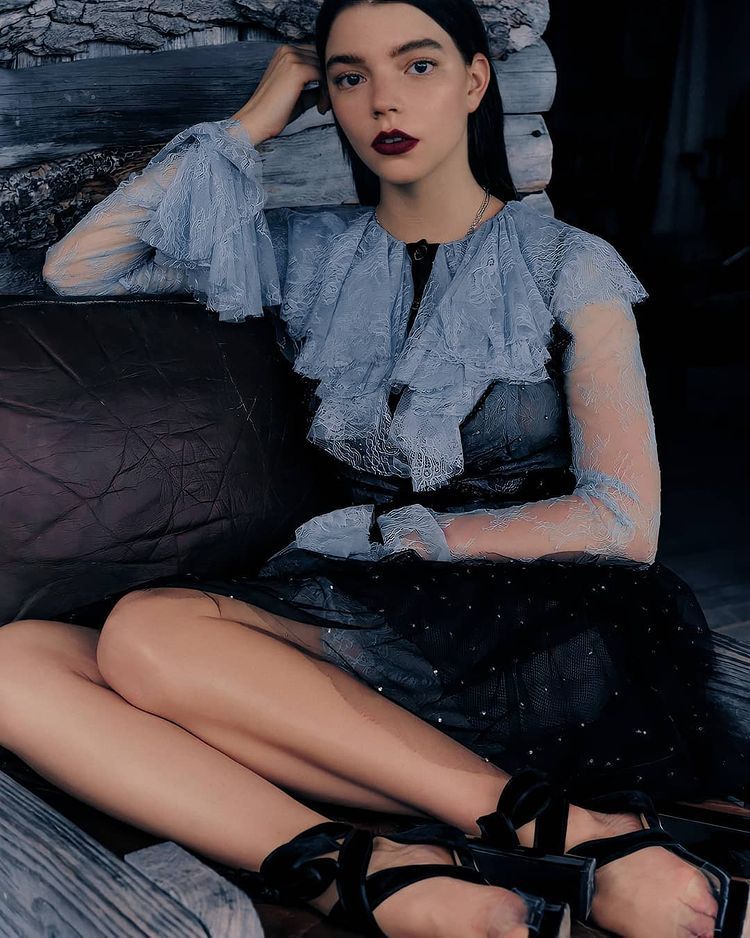 Shes So Perfect Scrolller