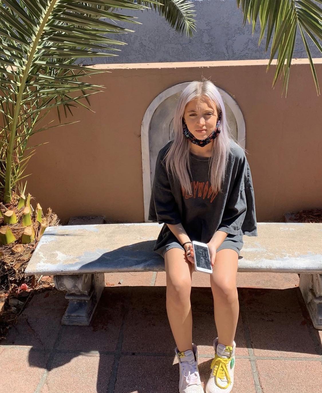 Shes waiting for your 🍆 | Scrolller