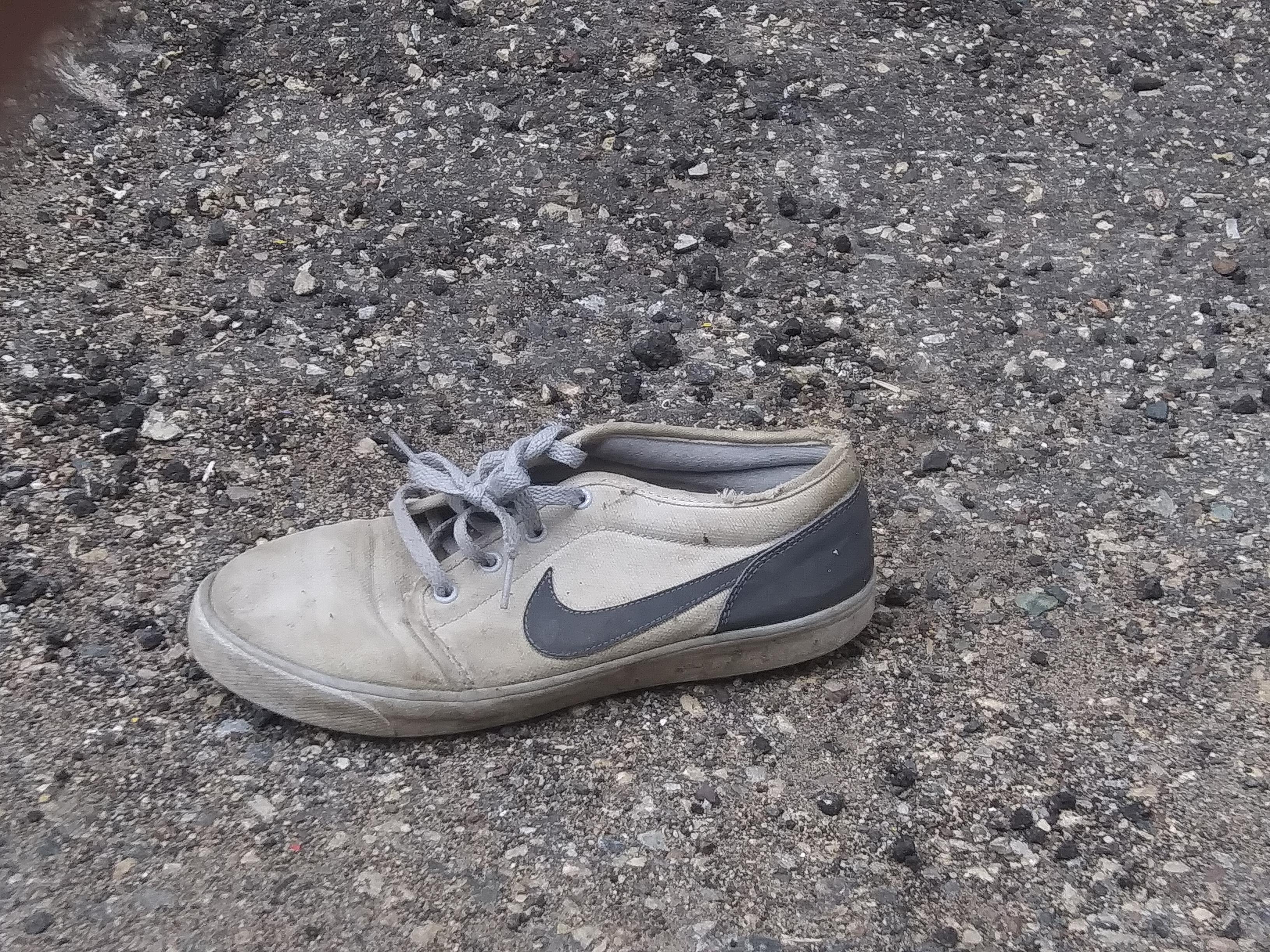 Shoe I.d.? Id like to buy them. | Scrolller