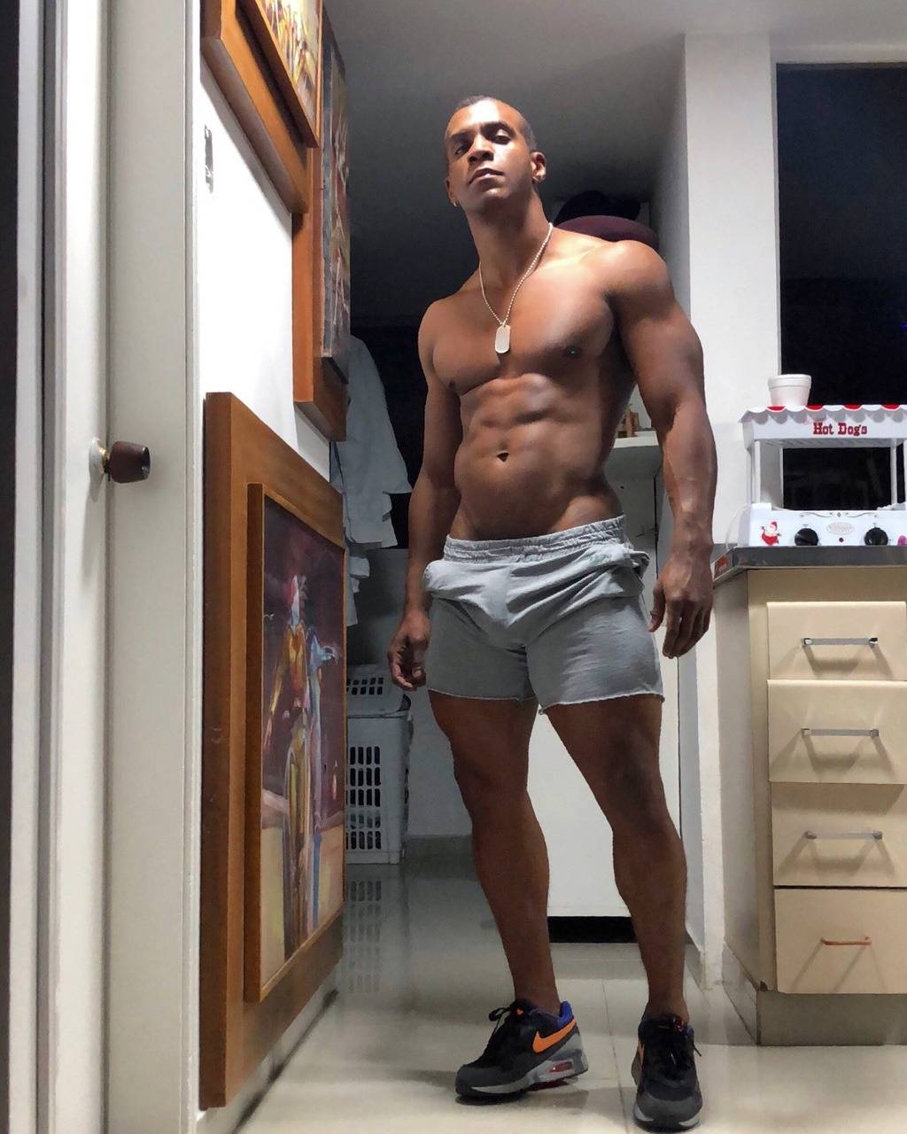 Short shorts. | Scrolller