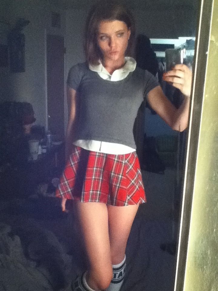 Short skirt selfshot | Scrolller