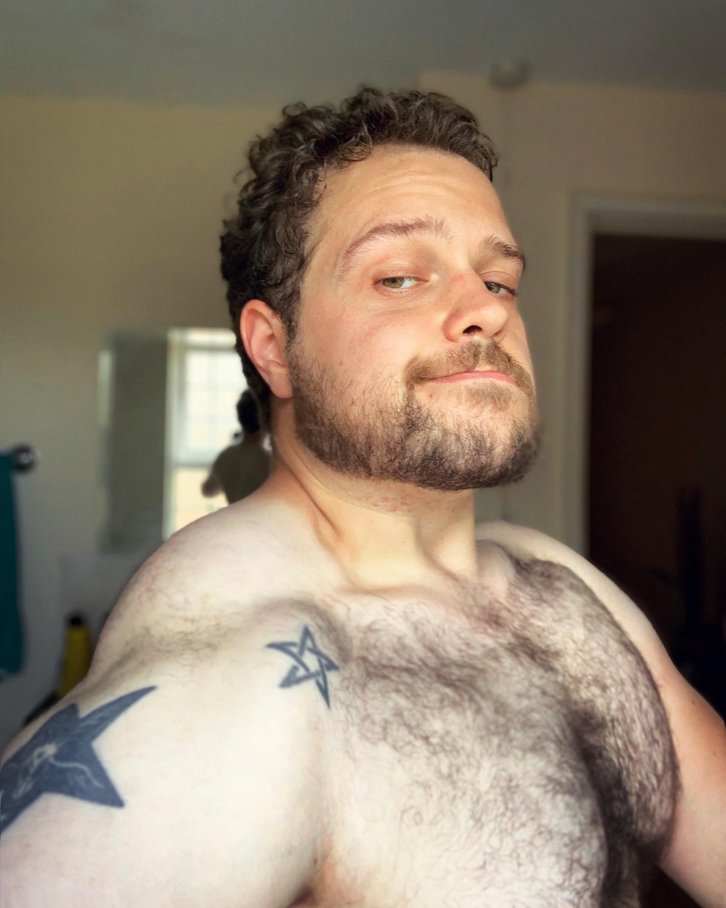 Shoulder day, nap then night shifts 😴 | Scrolller