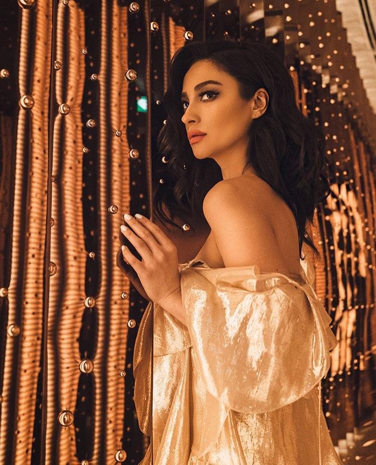 Shoulder | Scrolller