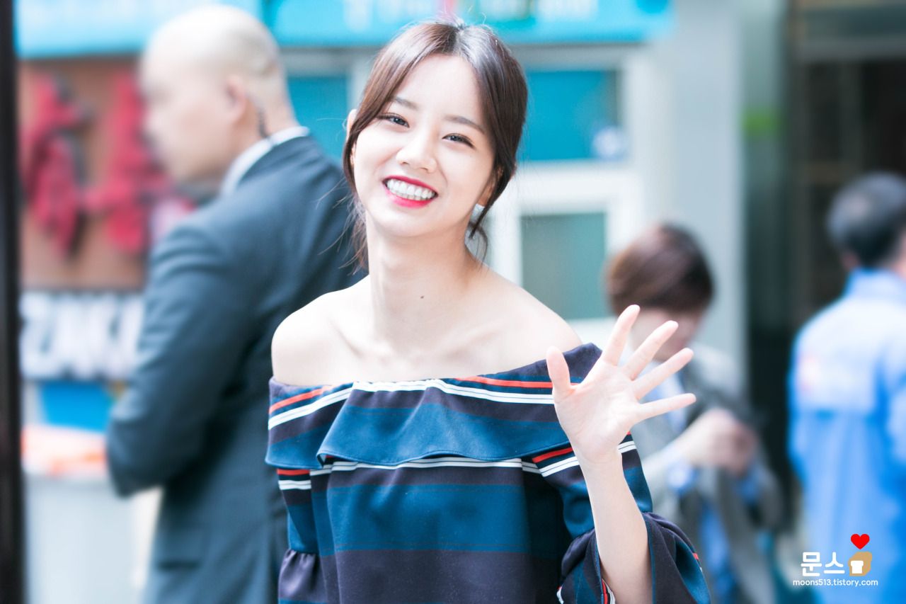 shoulders | Scrolller