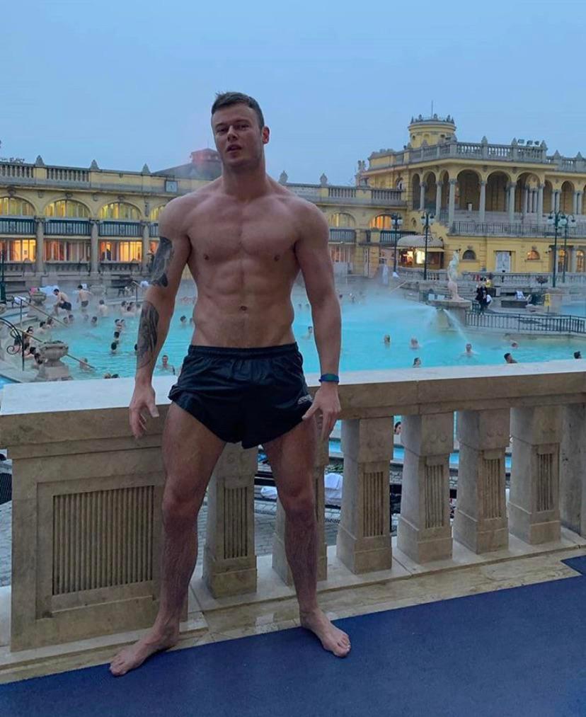 Showing it all at the Budapest baths. 💪 | Scrolller