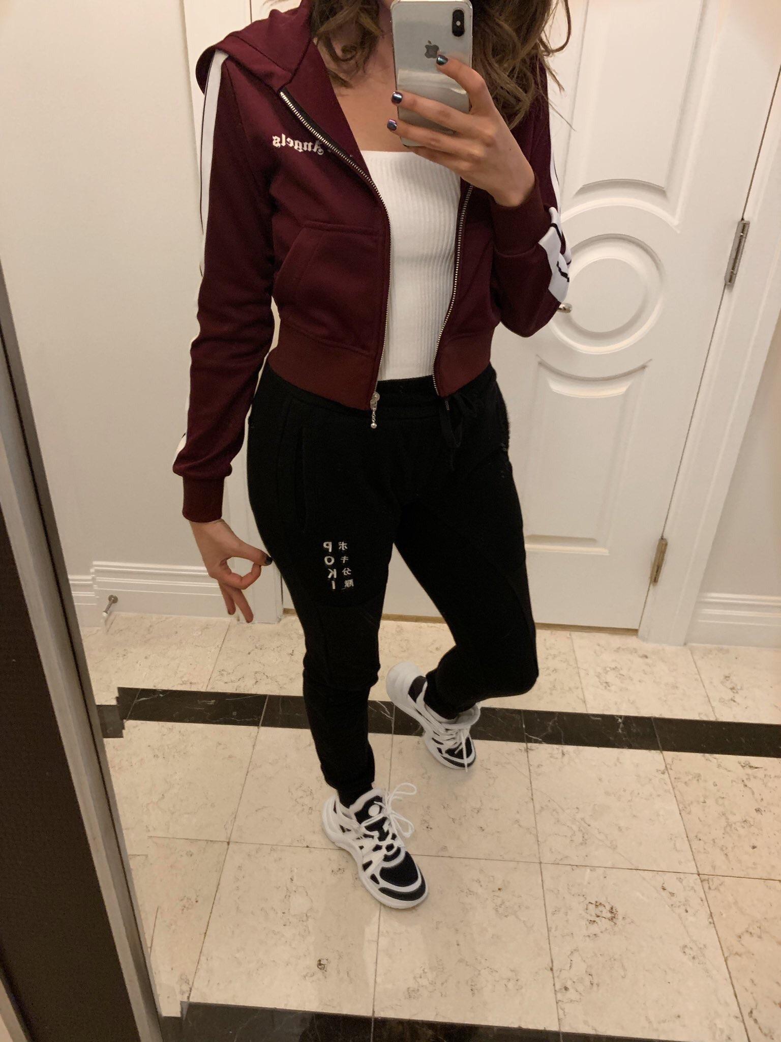 Showing off her merch | Scrolller