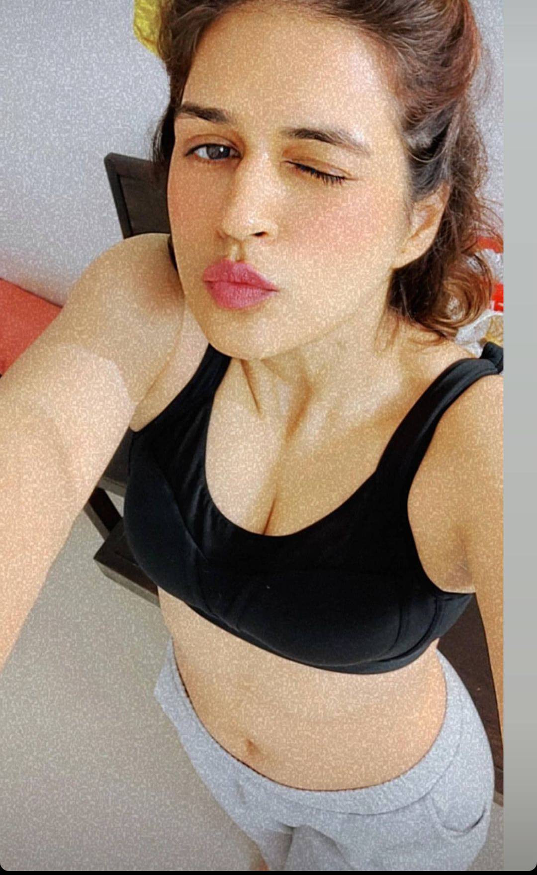 Shraddha Das | Scrolller