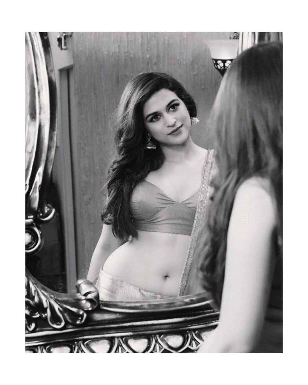 Shraddha Das | Scrolller