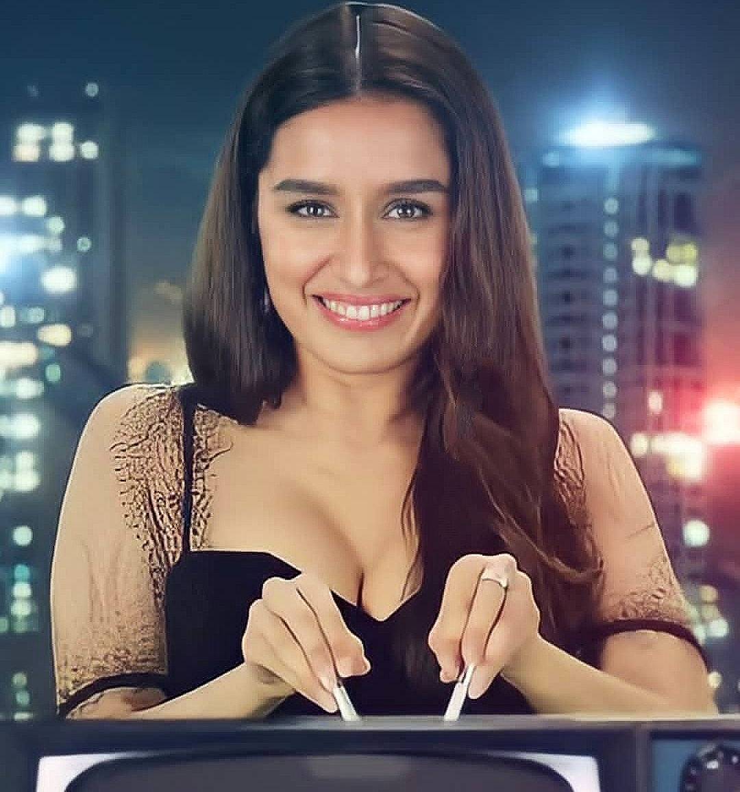 Shraddha Kapoor | Scrolller