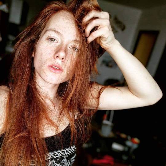 Shy redhead (f 22) posting for the first time | Scrolller