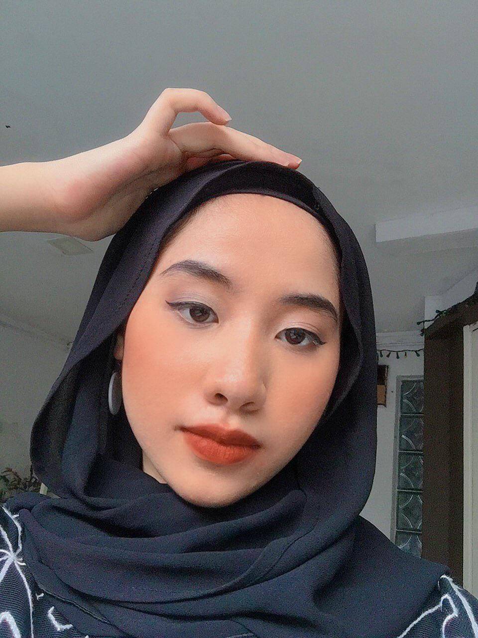 Siapa kenal ? Pm | Scrolller