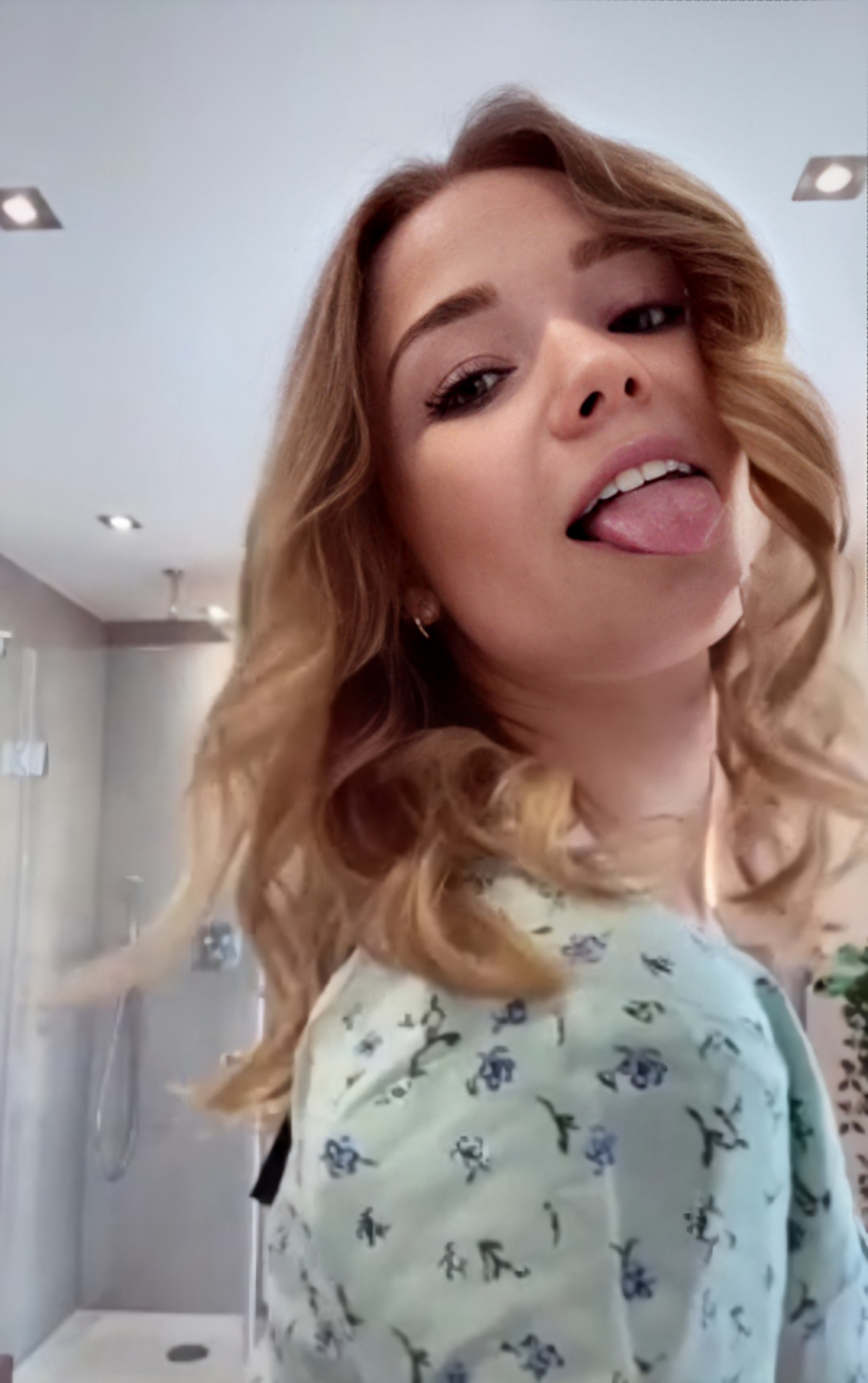 sie braucht es | Scrolller