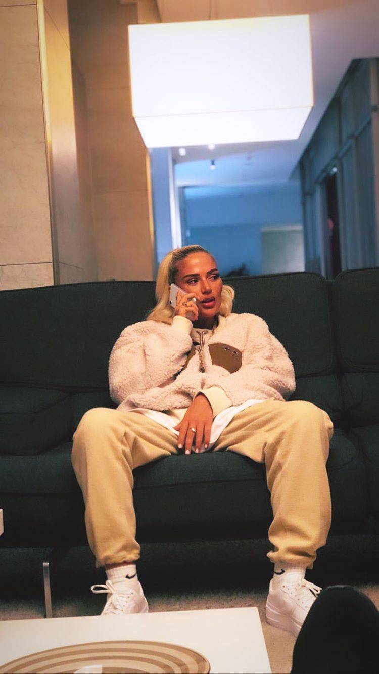 Sie ist so geil | Scrolller