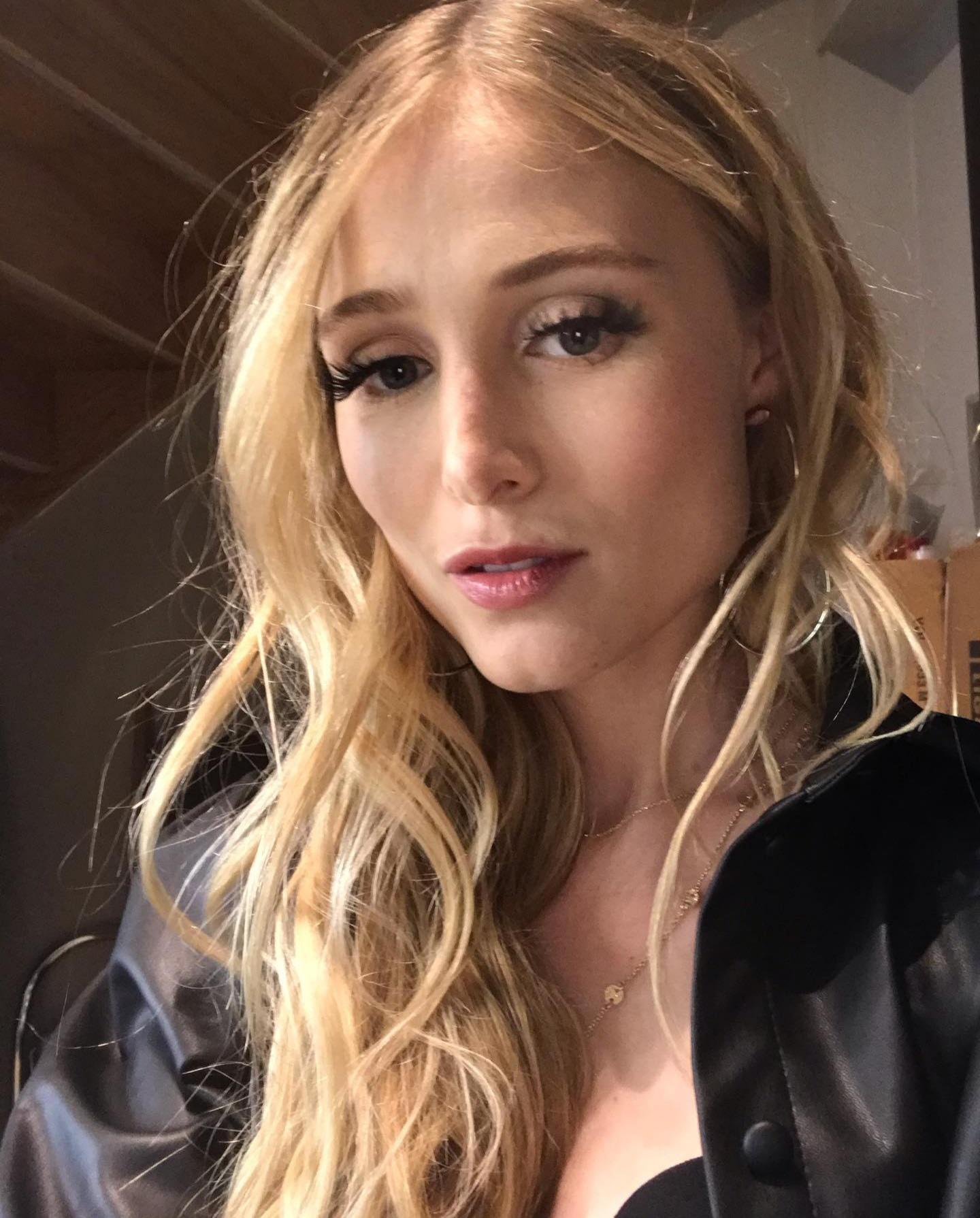 Sigrid Ten Napel | Scrolller