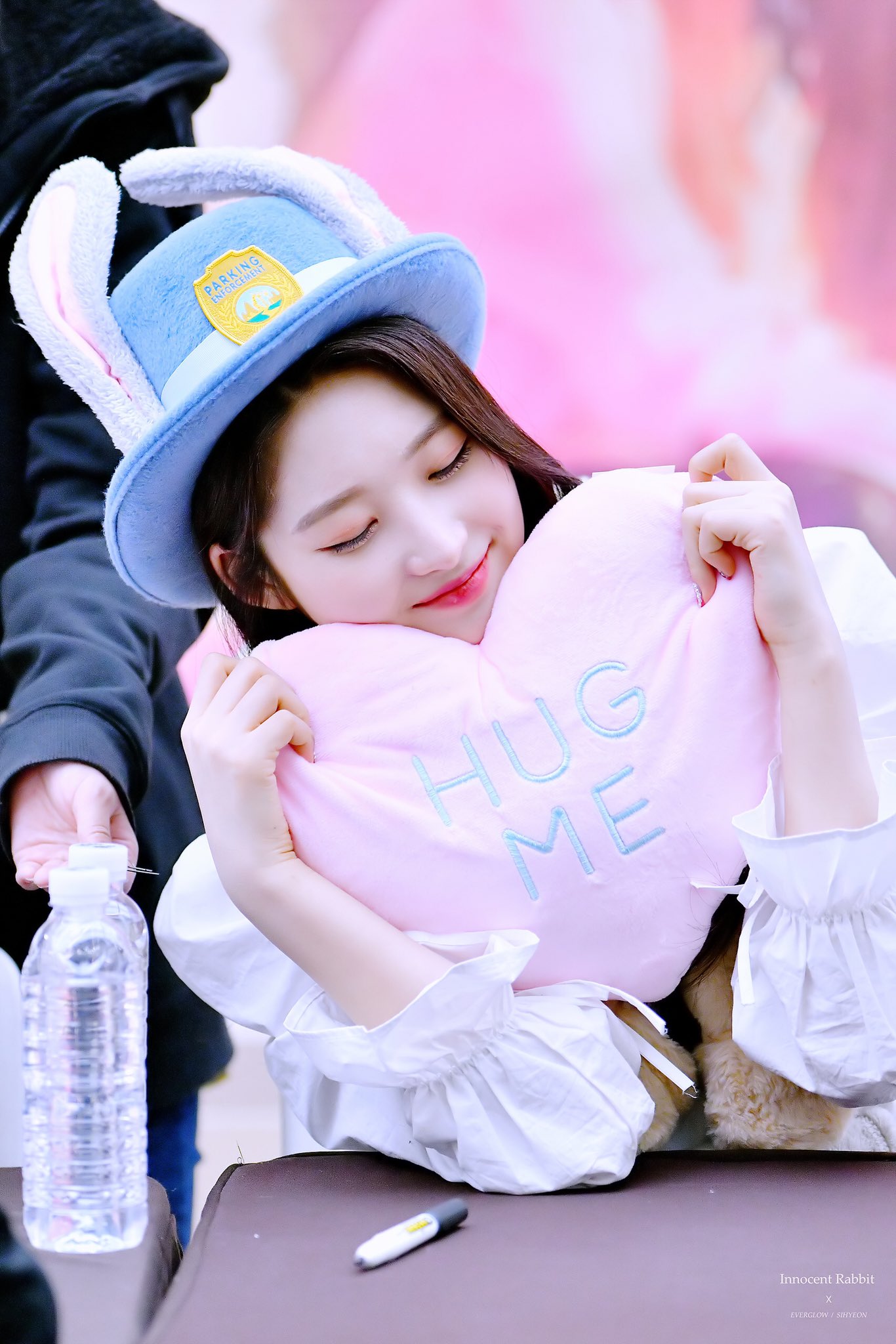 Sihyeon Wants A Hug | Scrolller