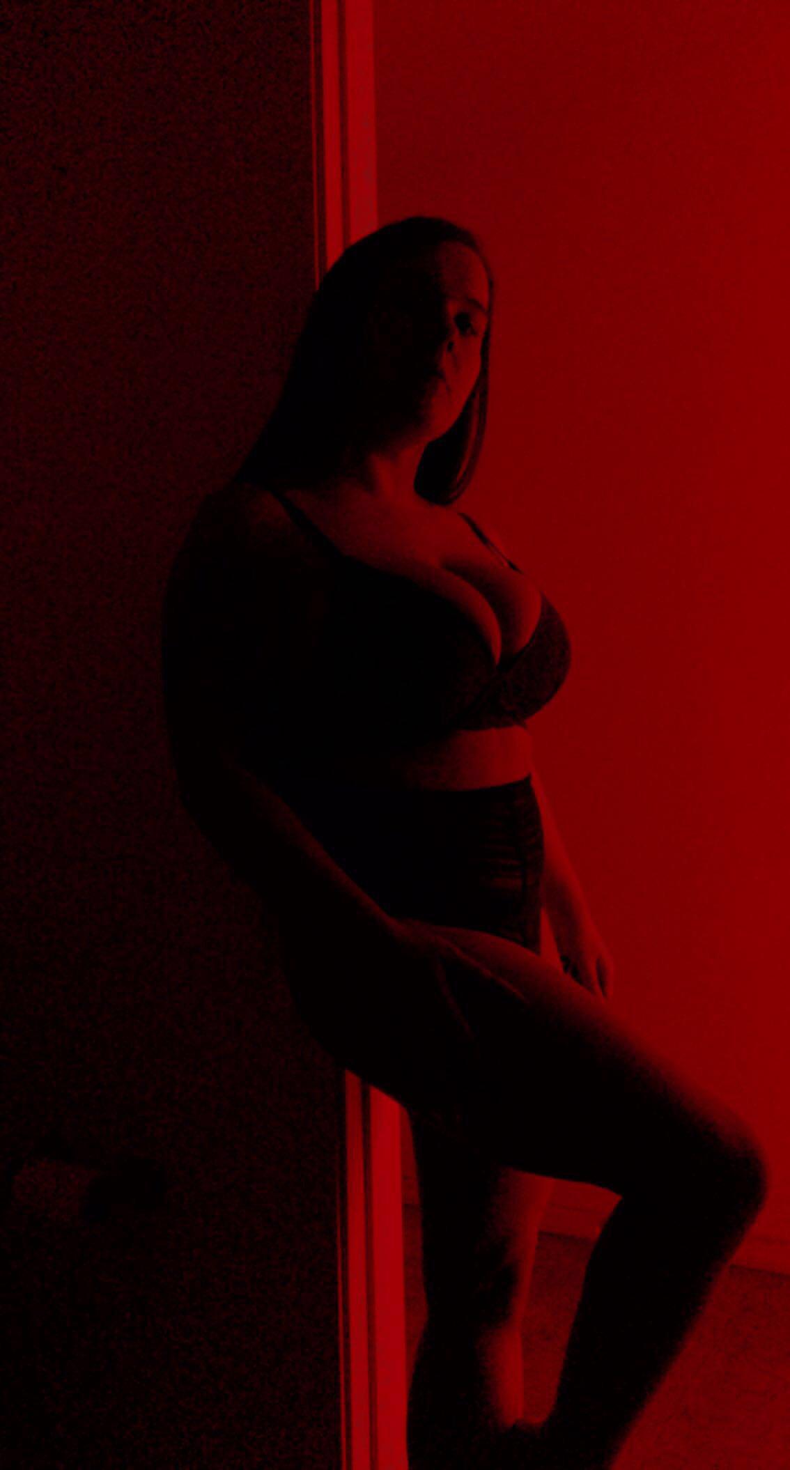 Silhouette challenge outtake | Scrolller