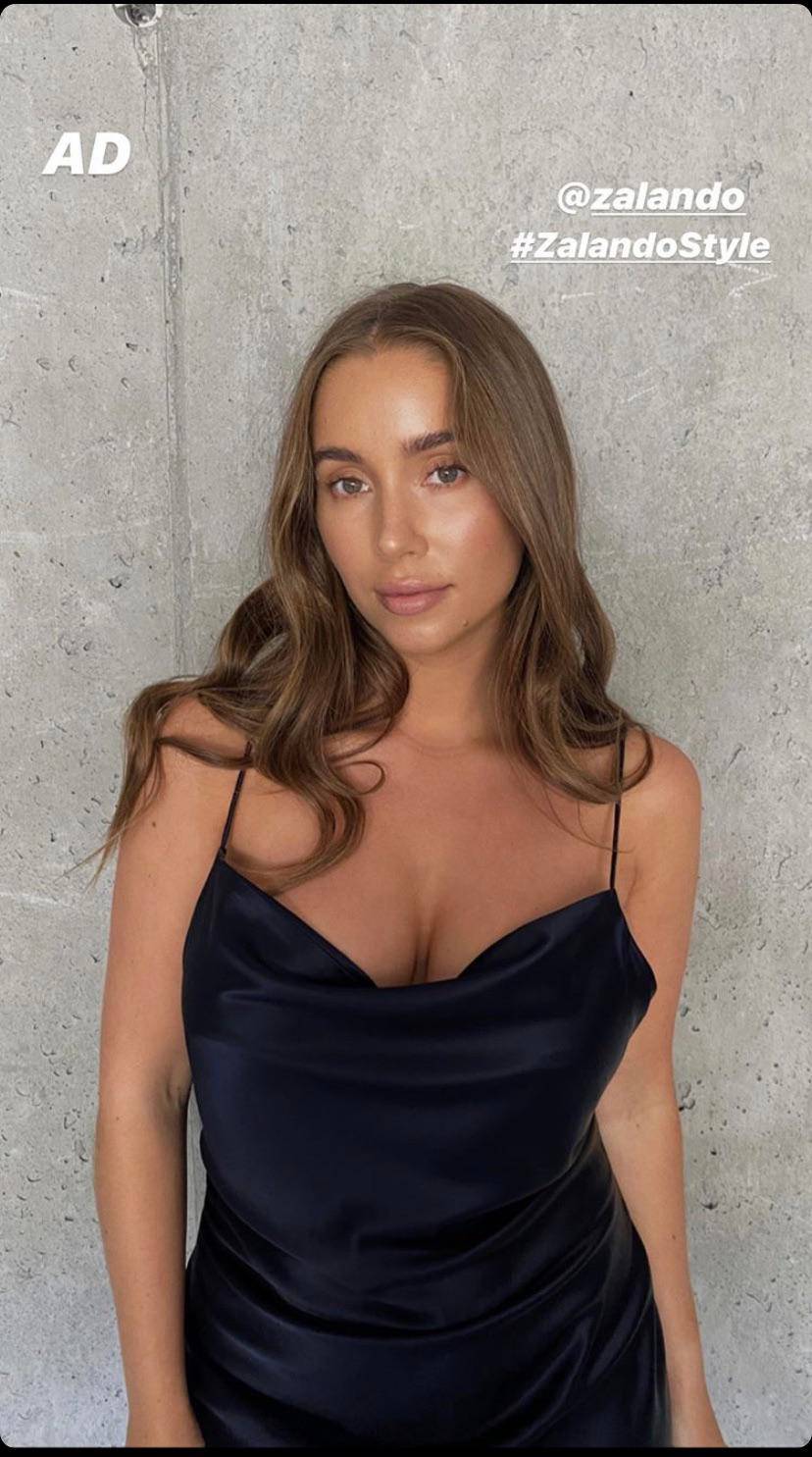 Silk dress | Scrolller