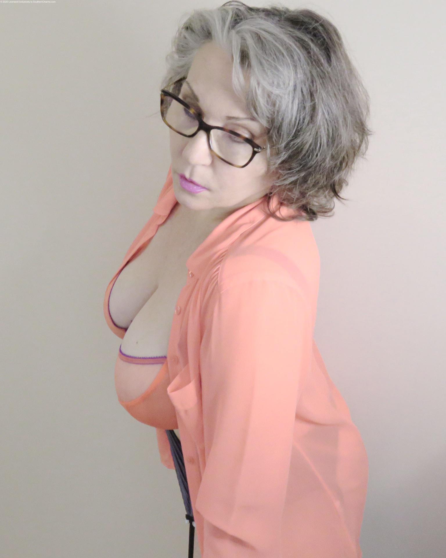 Silky mature | Scrolller