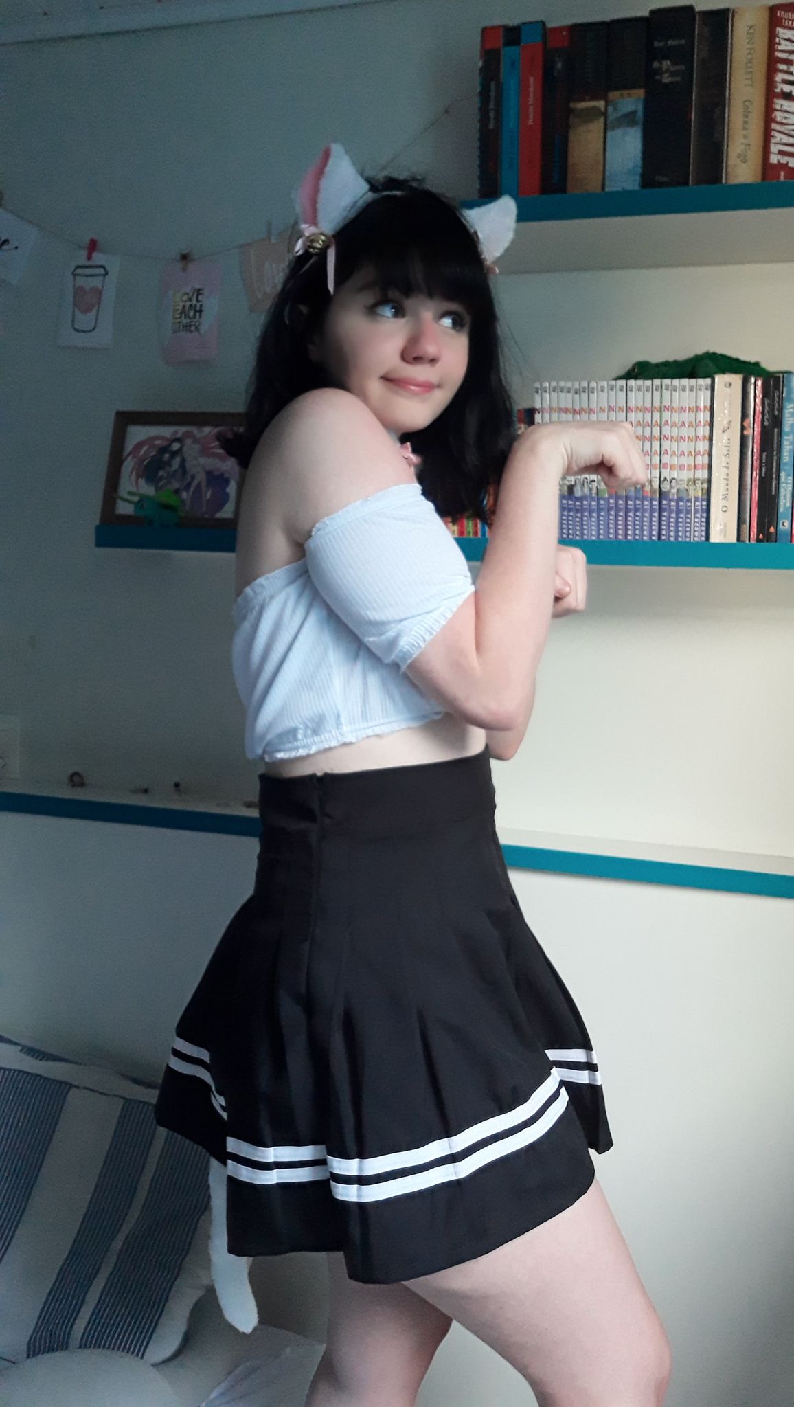 Silly cat | Scrolller