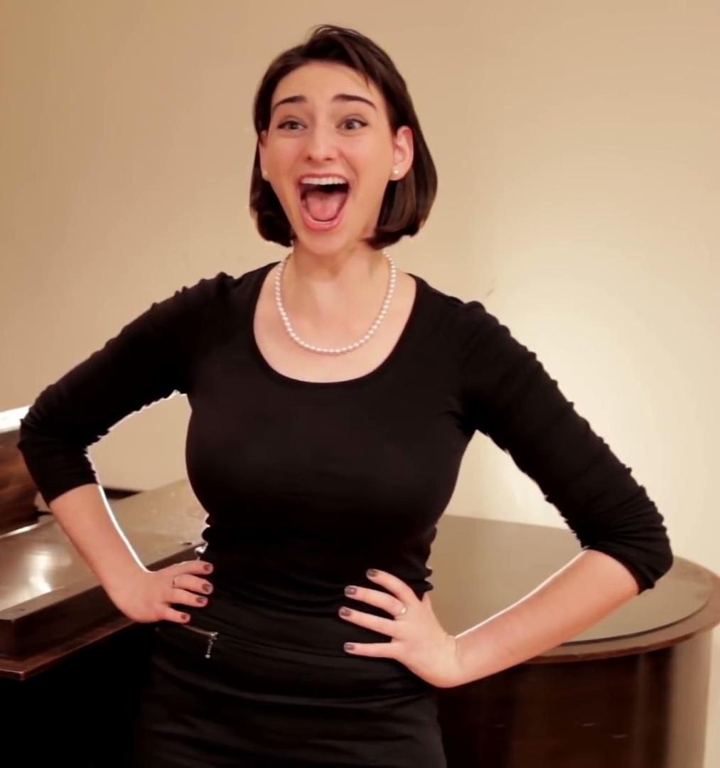Similar picture of Abby Shapiro's boobs but with her big mouth open | Scrolller