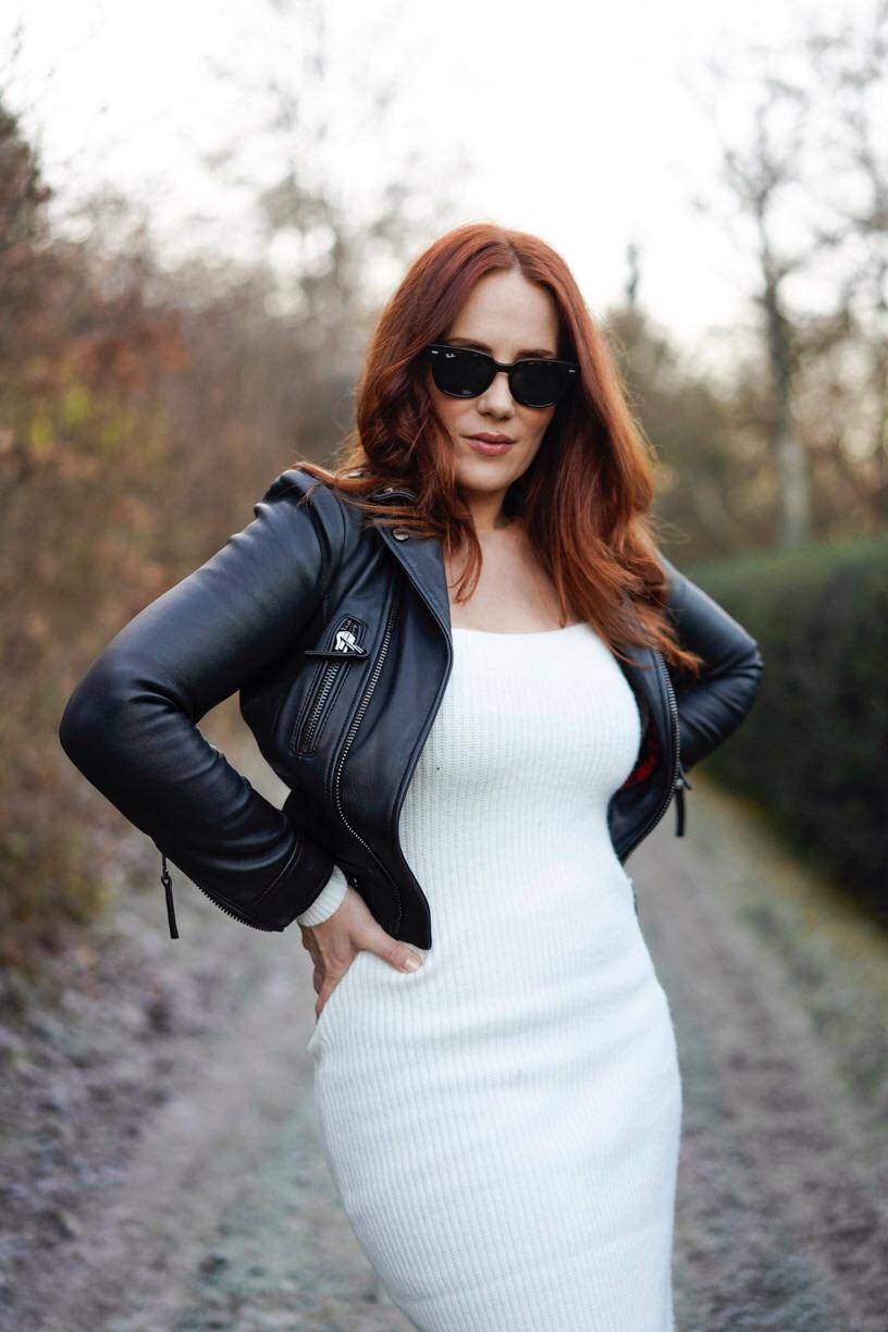 Simone Simons | Scrolller