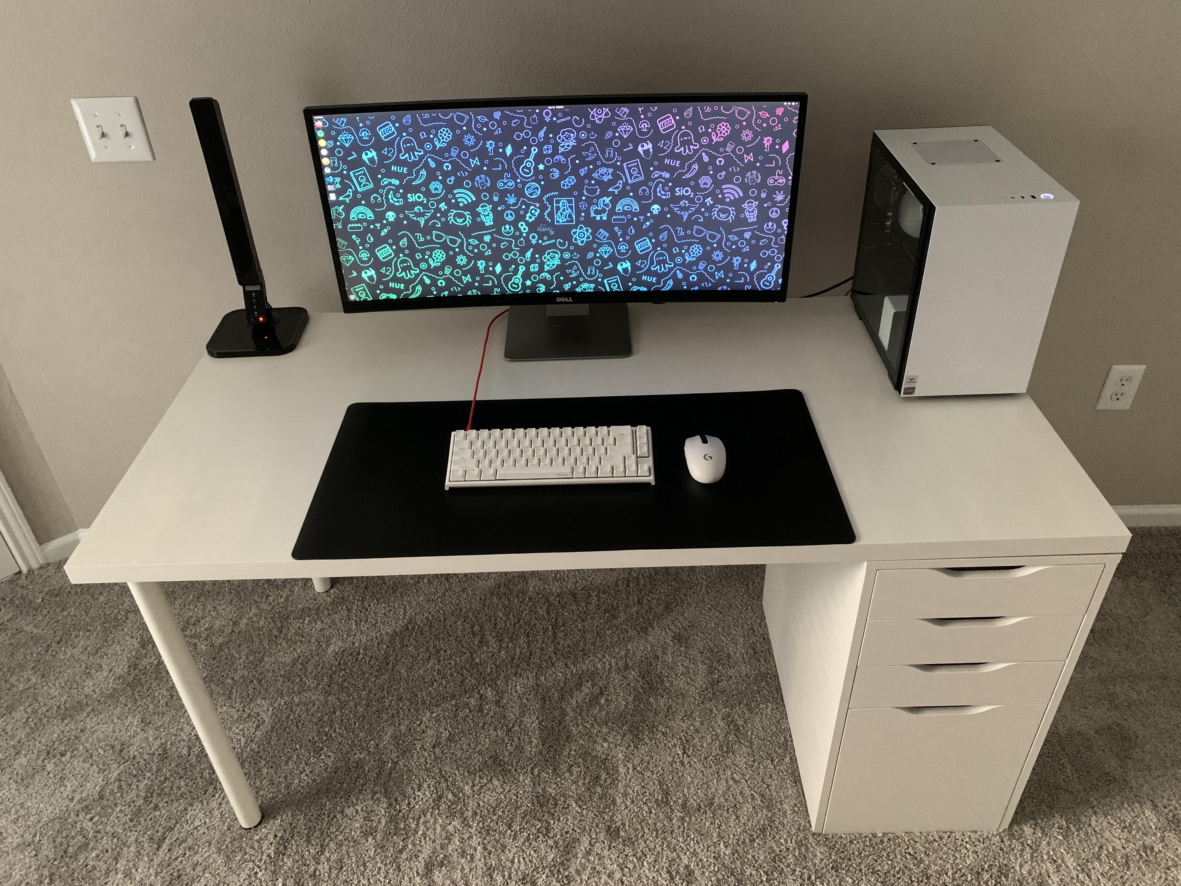 Simple B/W Setup | Scrolller