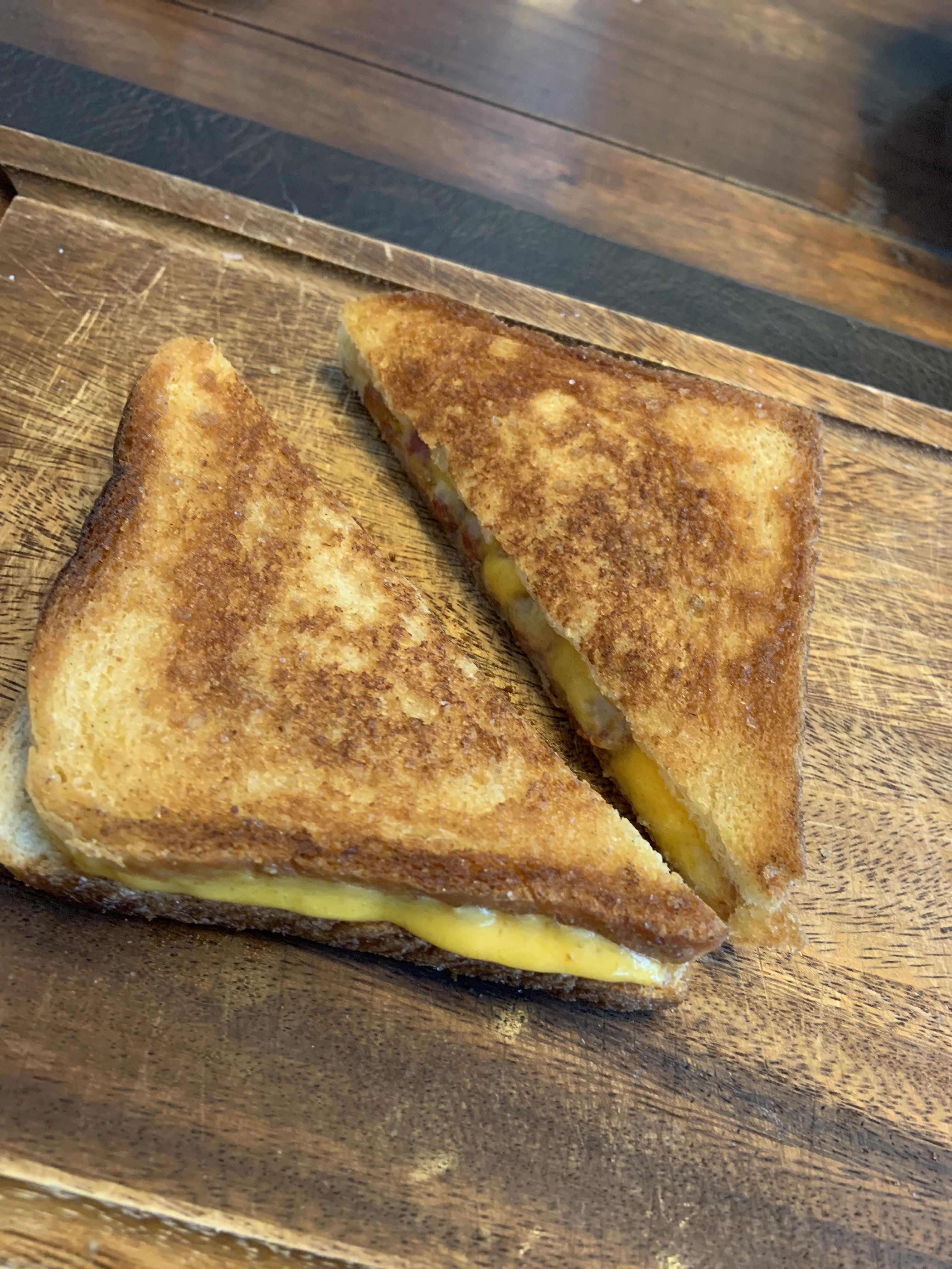 Simple Grilled Cheese with Bacon | Scrolller