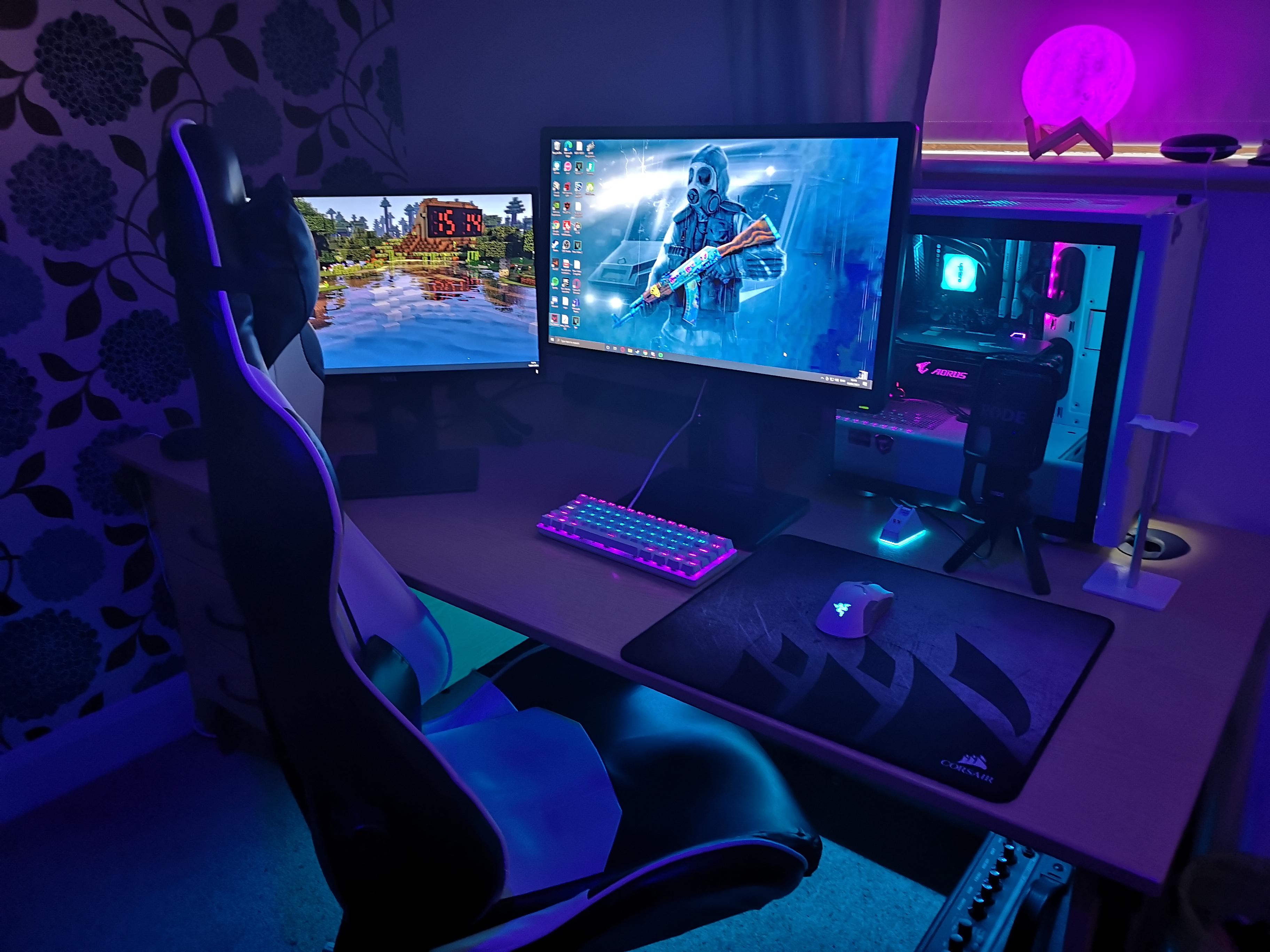 Simple Neon E-Sports Setup | Scrolller