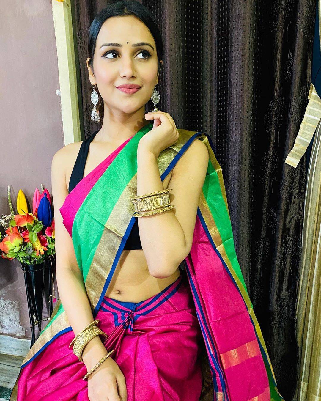 Simran Gupta | Scrolller