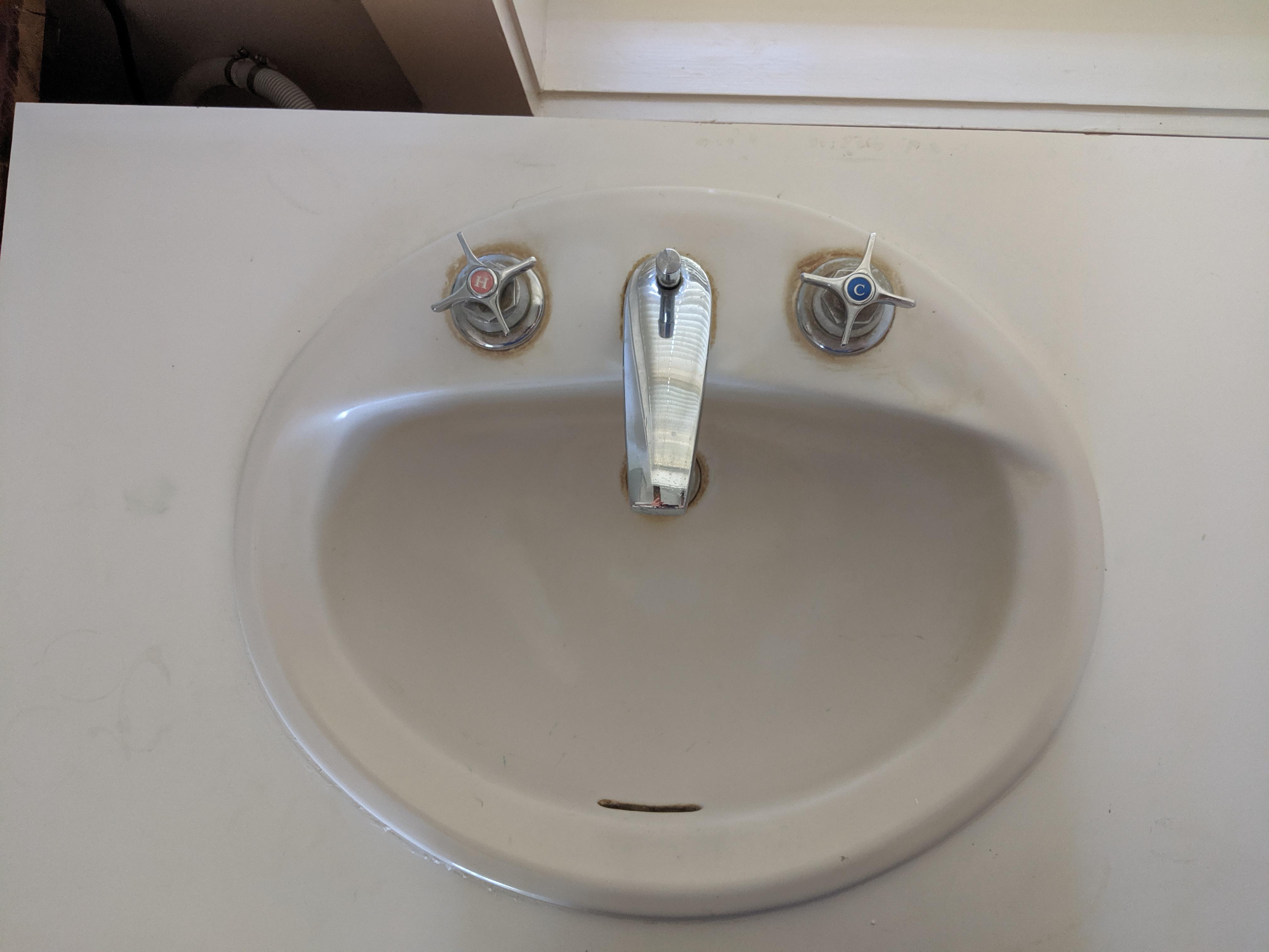 Sink looks like it's smiling | Scrolller