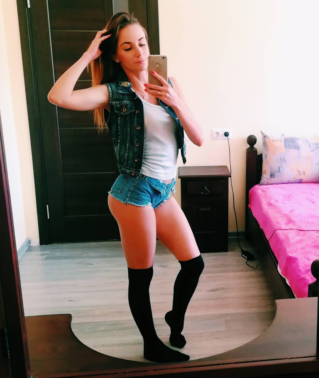 [Sis 20] Sis 20y/o | Scrolller