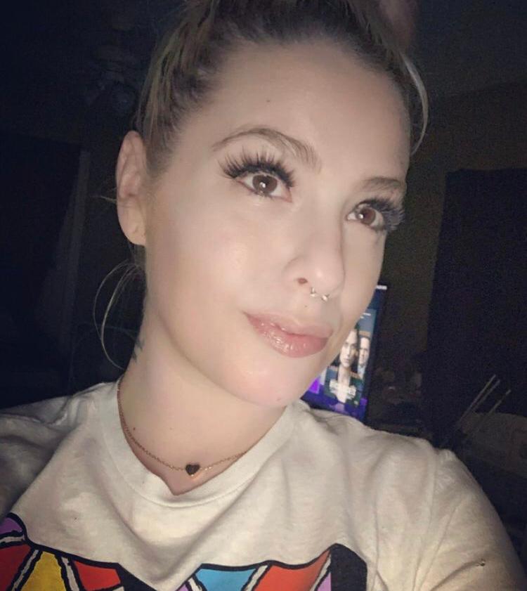 Sissies you still have the grace to text your favorite mommy dm open on Kik mistressfaith382 ...