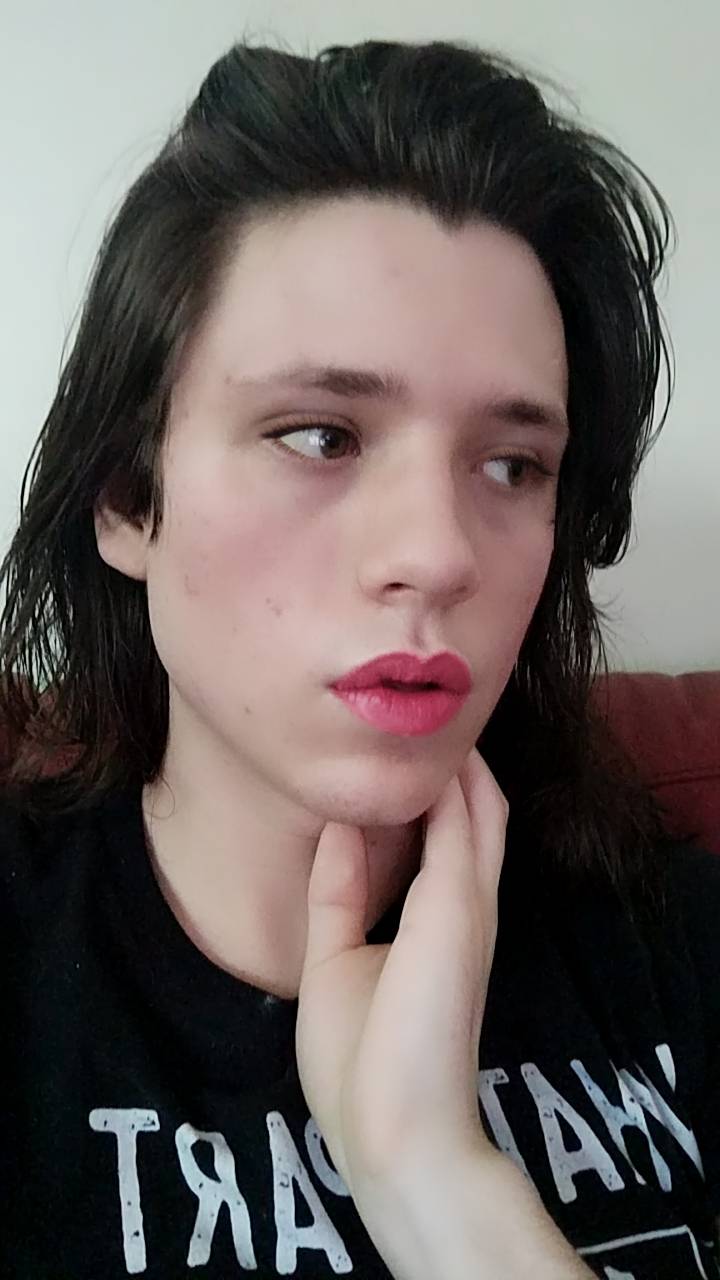 Sissy, 19, thirsty for real men | Scrolller