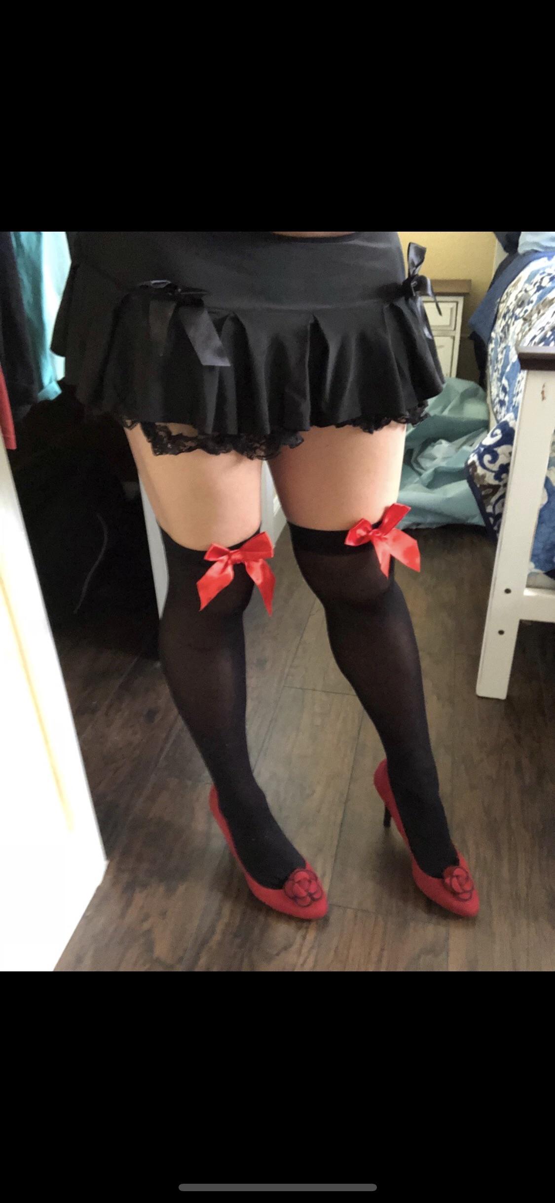 Sissy walk | Scrolller