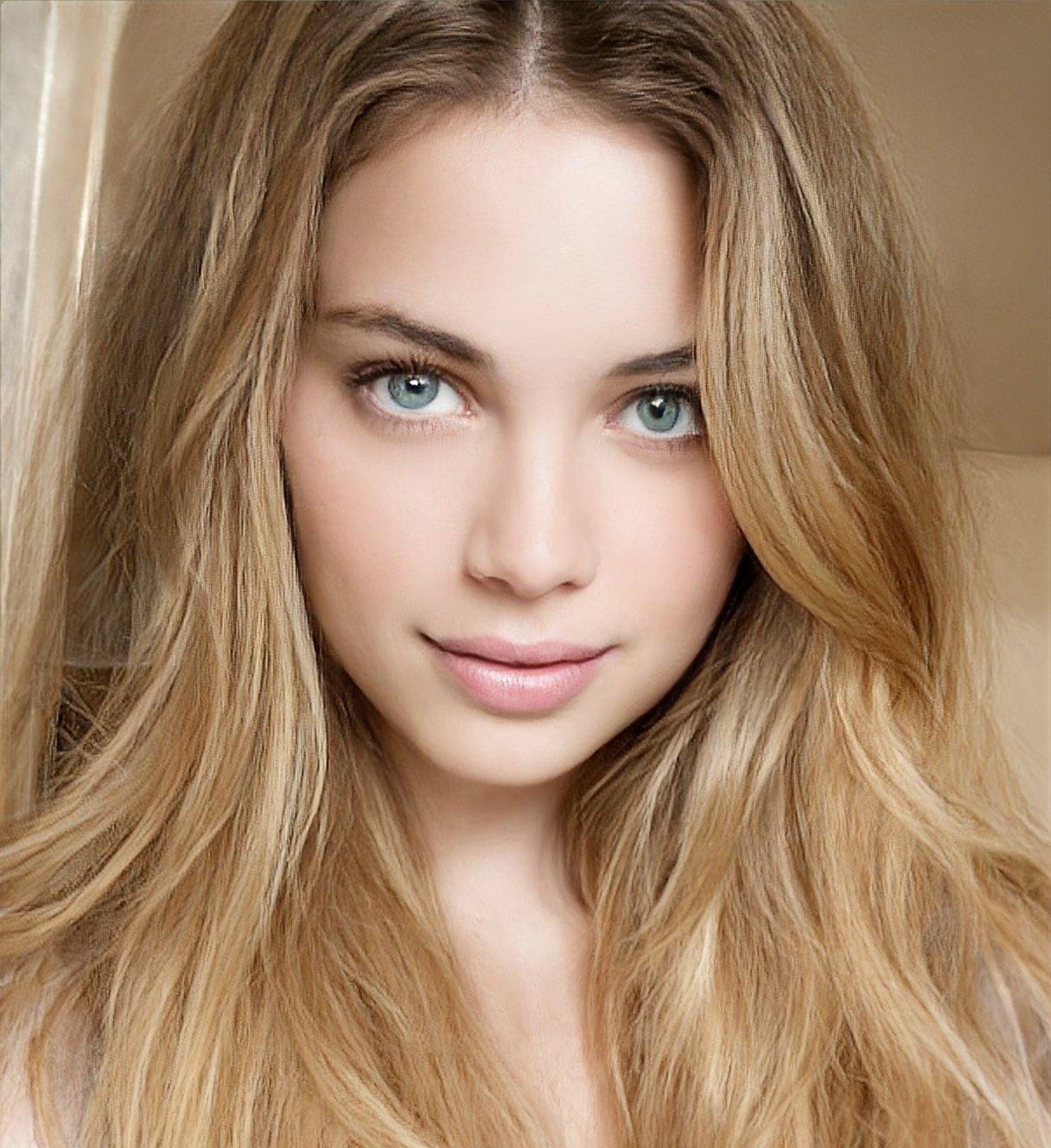 Sister golden hair..... why are you so serious? | Scrolller