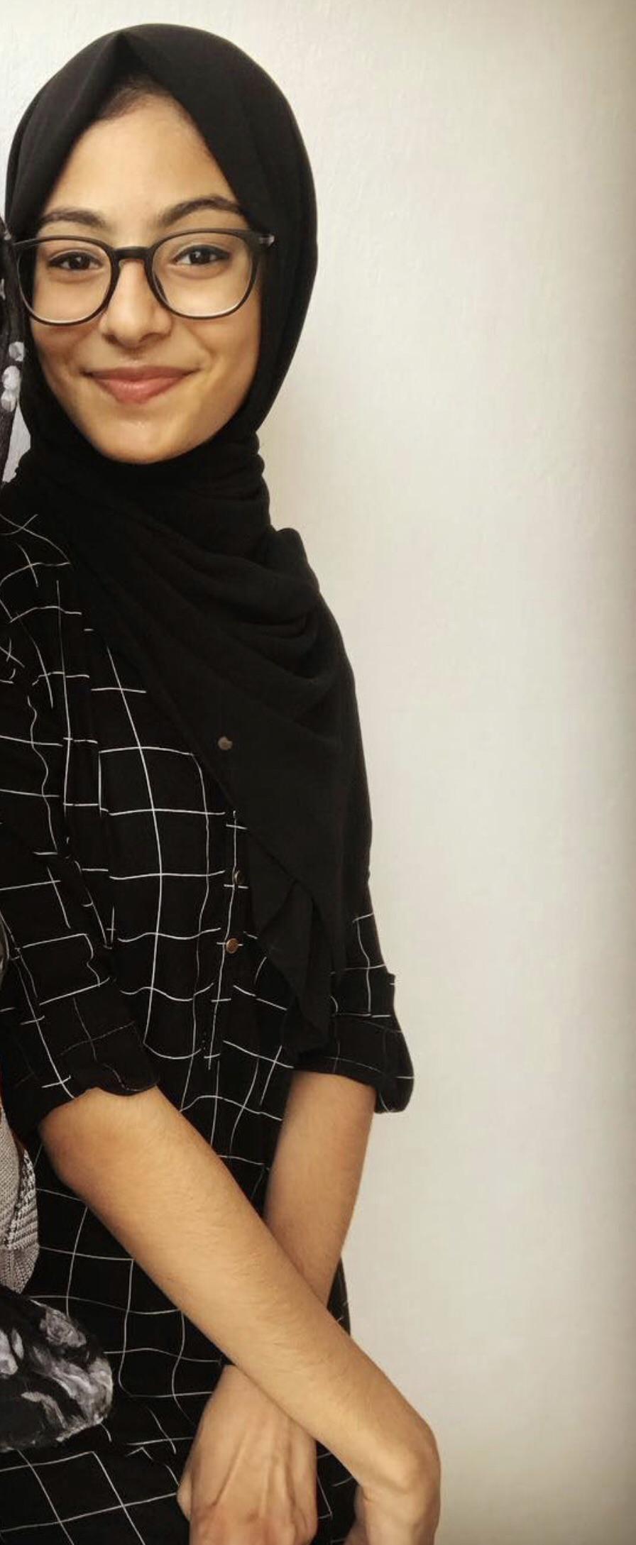 Sister’s tight hijabi friend | Scrolller