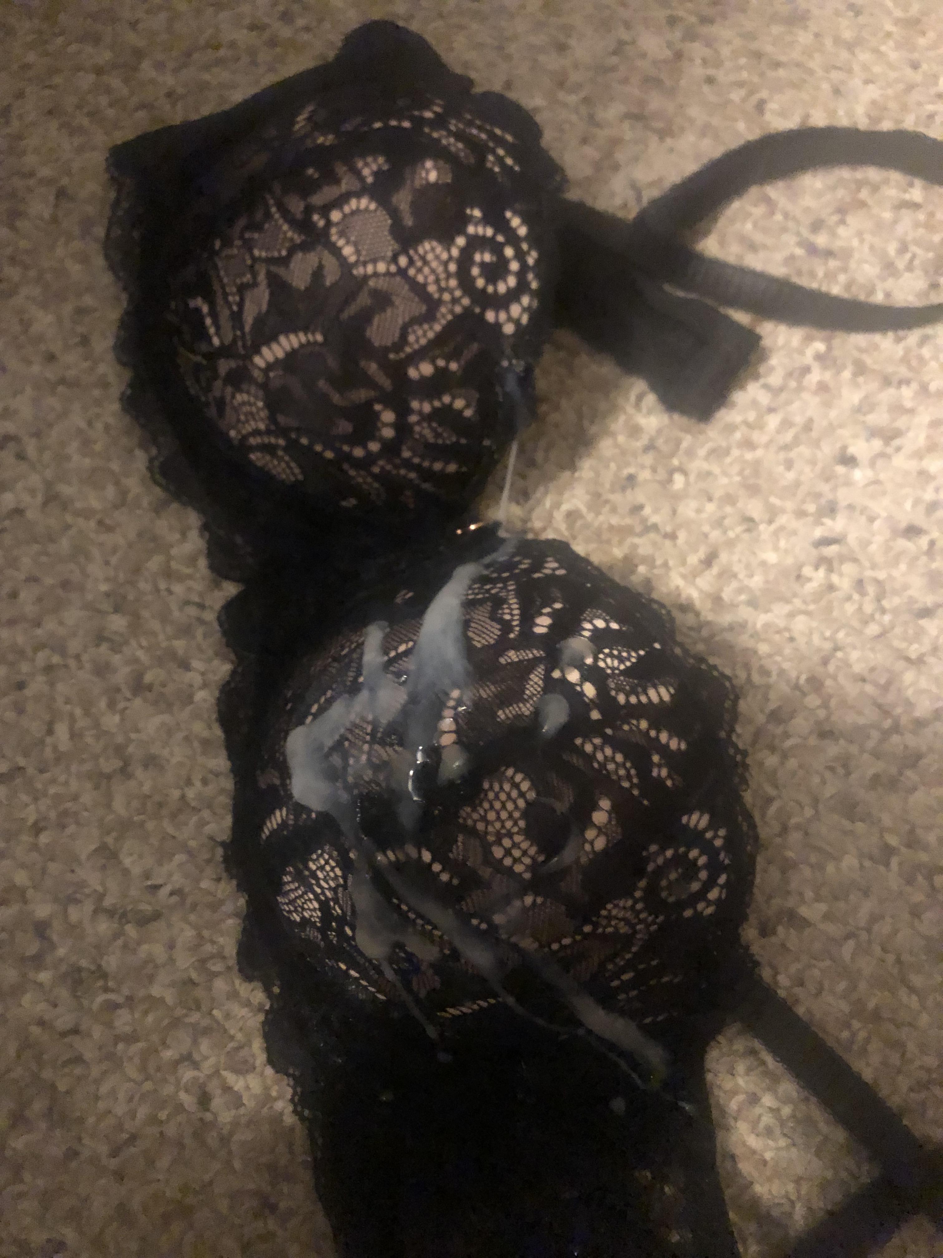 Sisters new bra | Scrolller