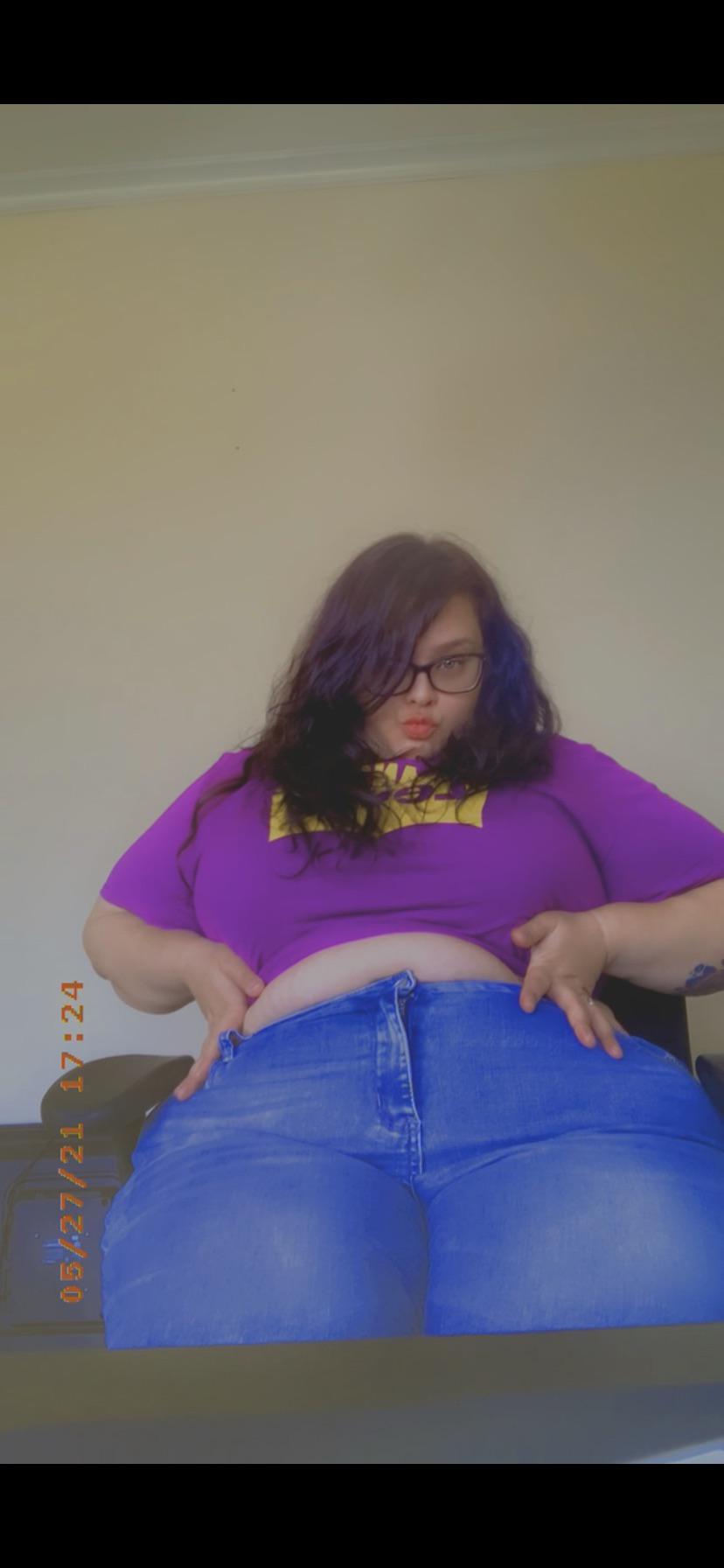 Sitting casually in my office chair. 😚 | Scrolller