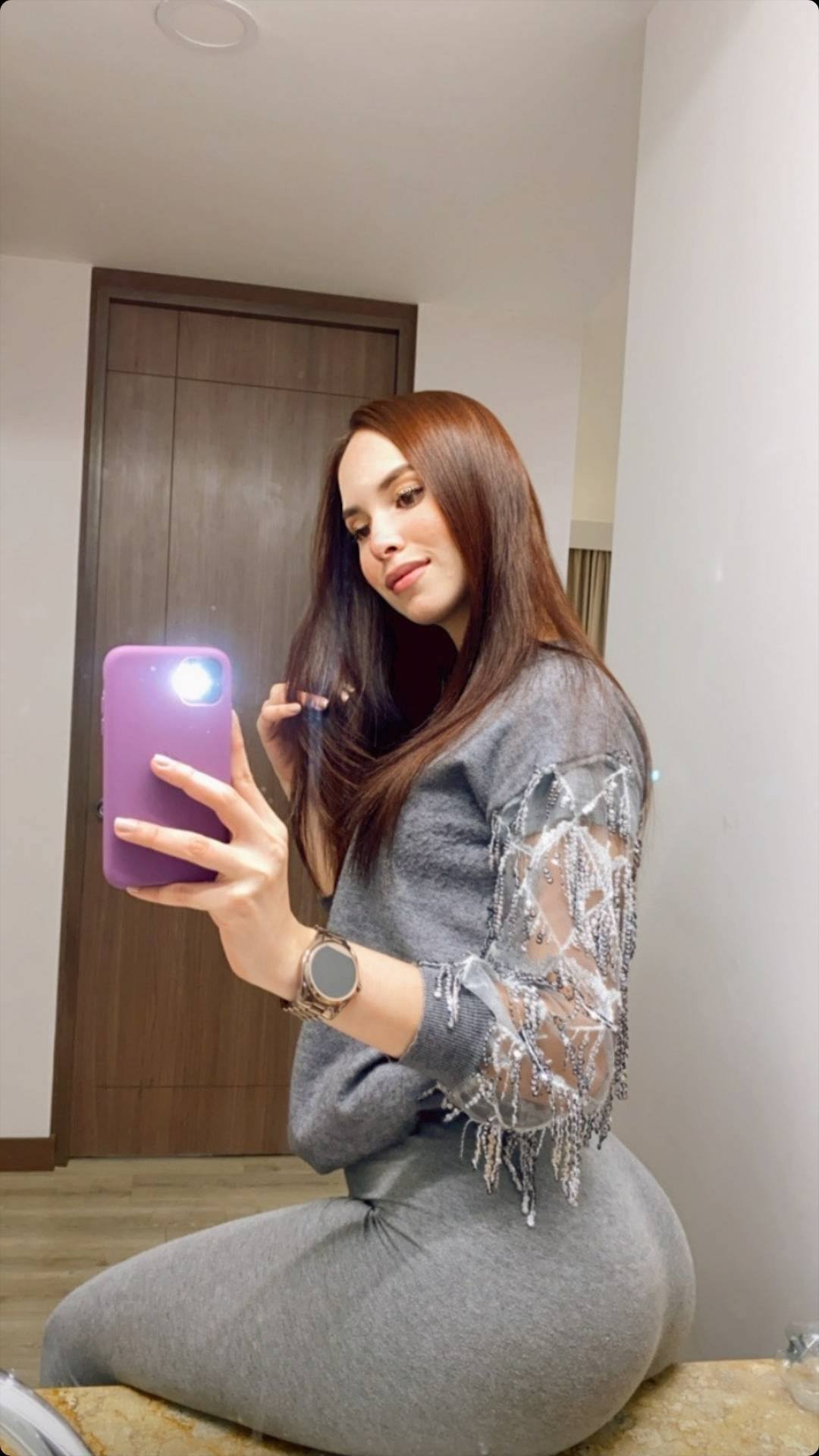 Sitting selfie | Scrolller