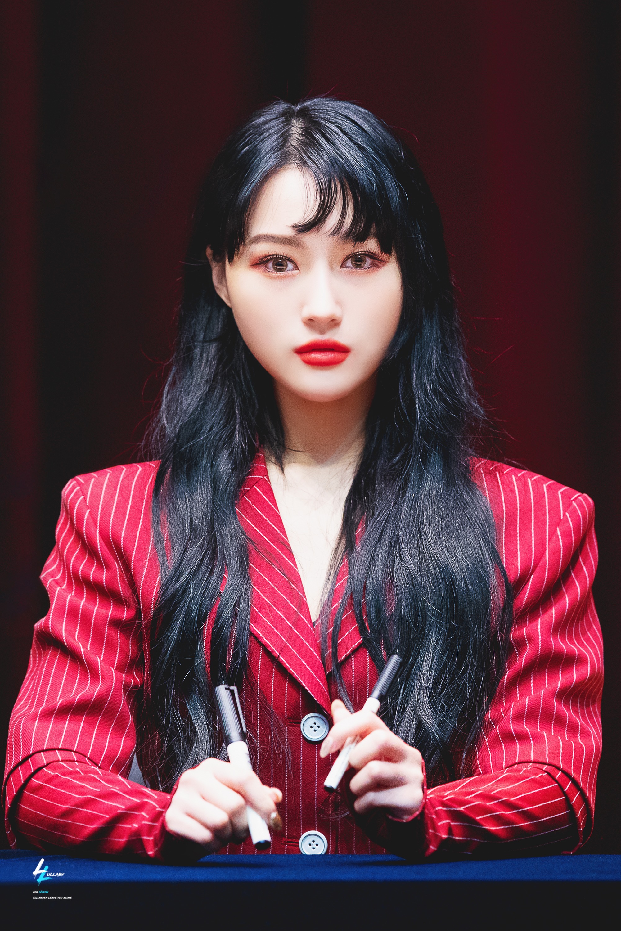 Siyeon | Scrolller