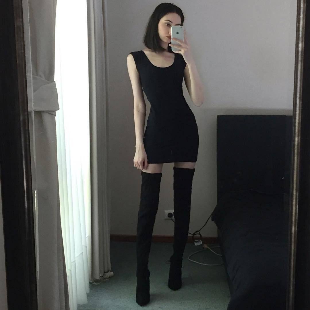Skinny Selfie Scrolller
