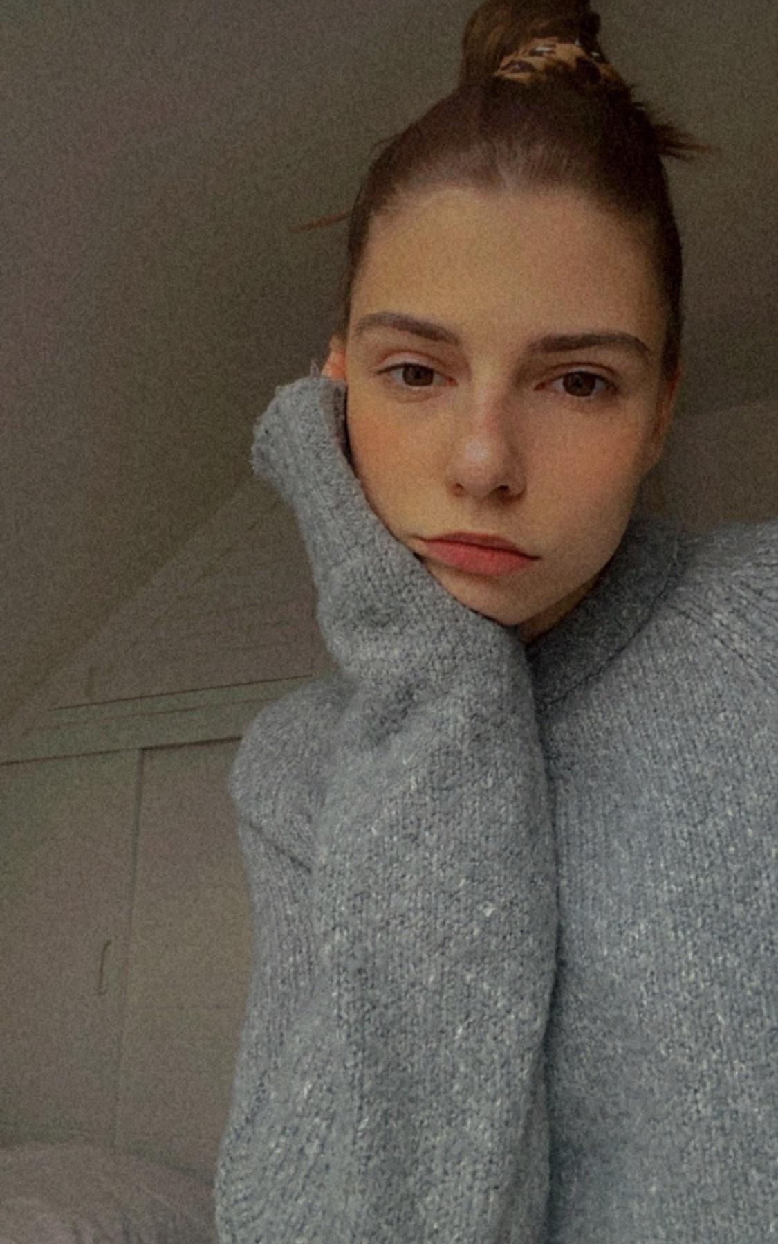 Sleepy 🥺 | Scrolller