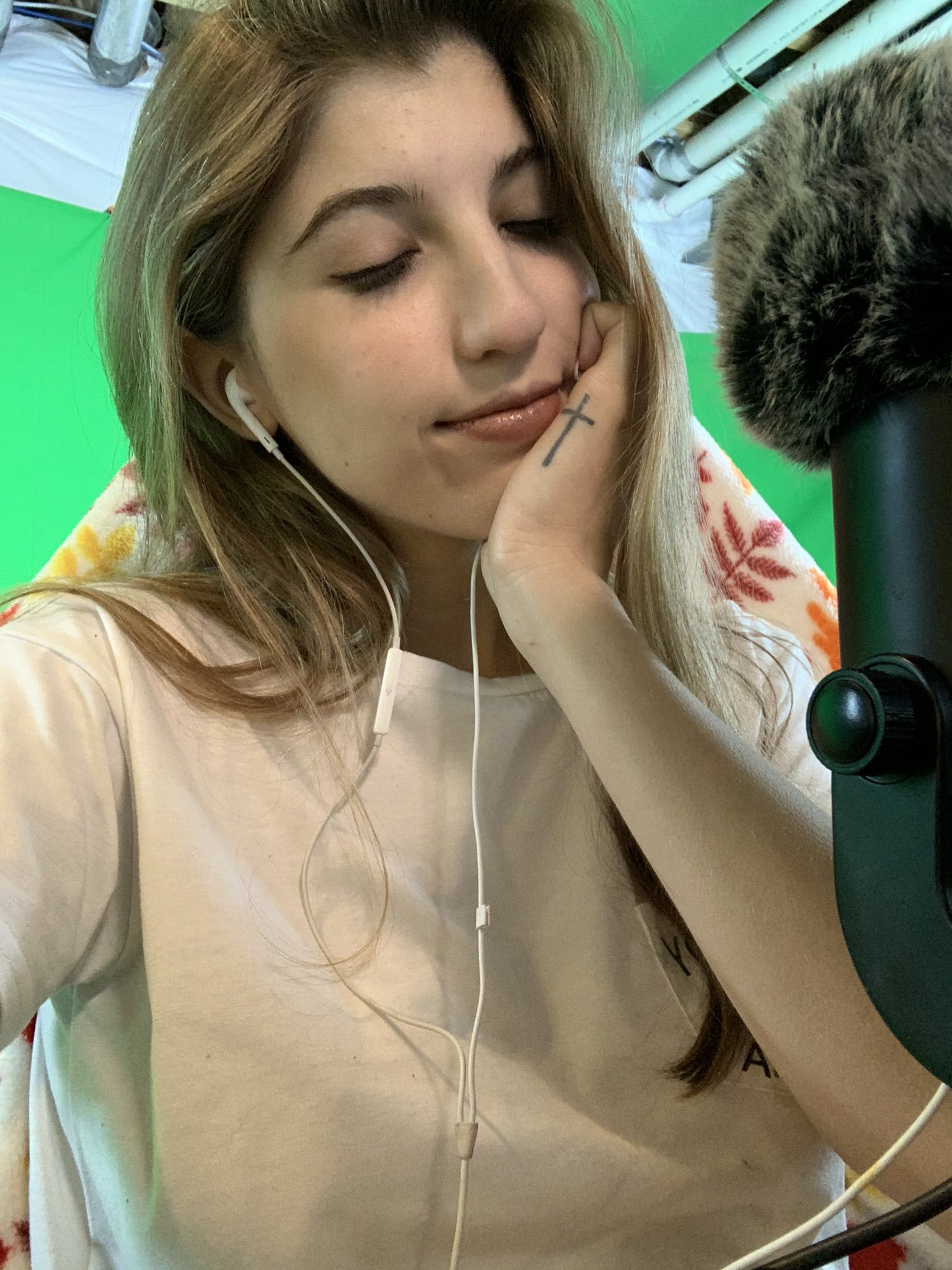 Sleepy Frivvi | Scrolller