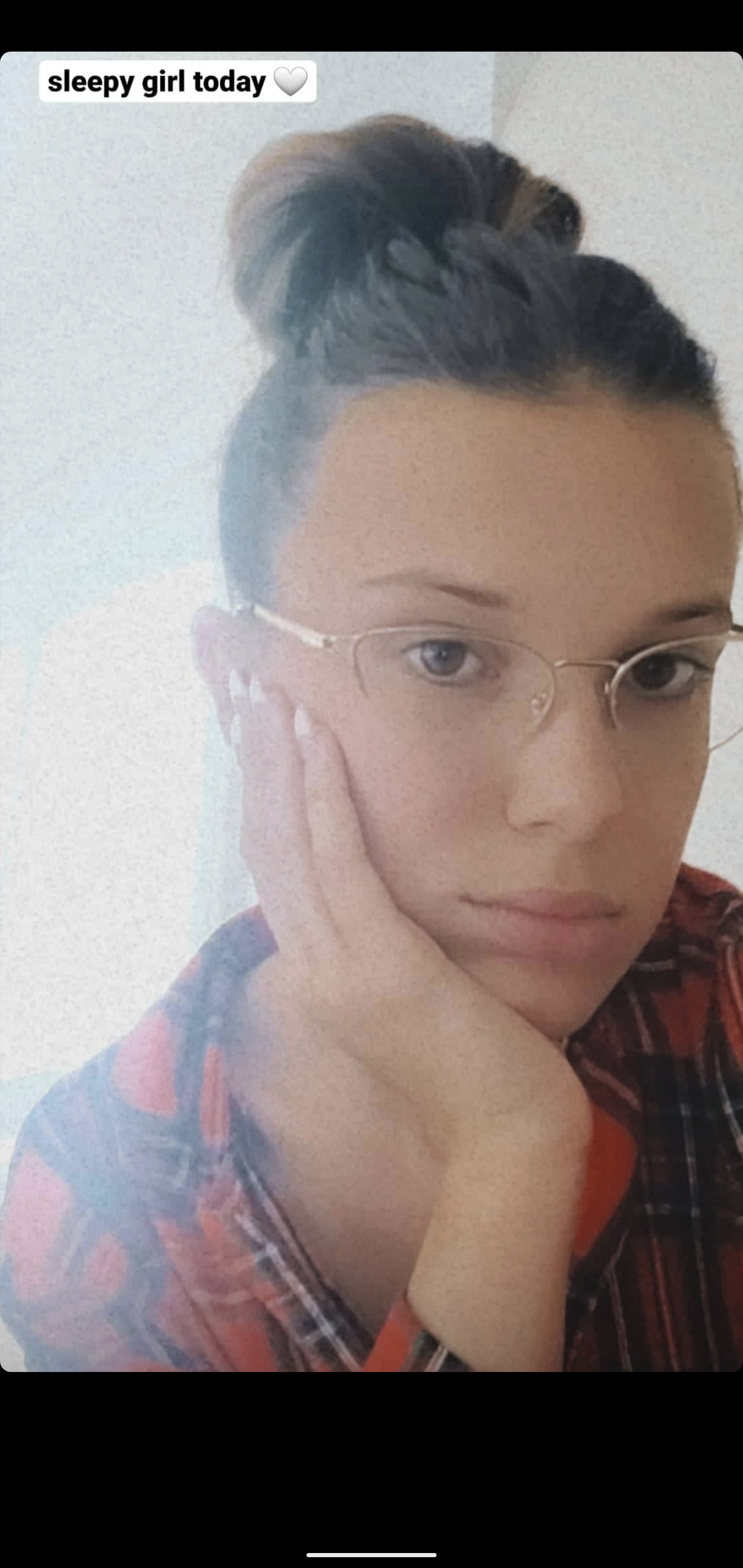 Sleepy girl | Scrolller