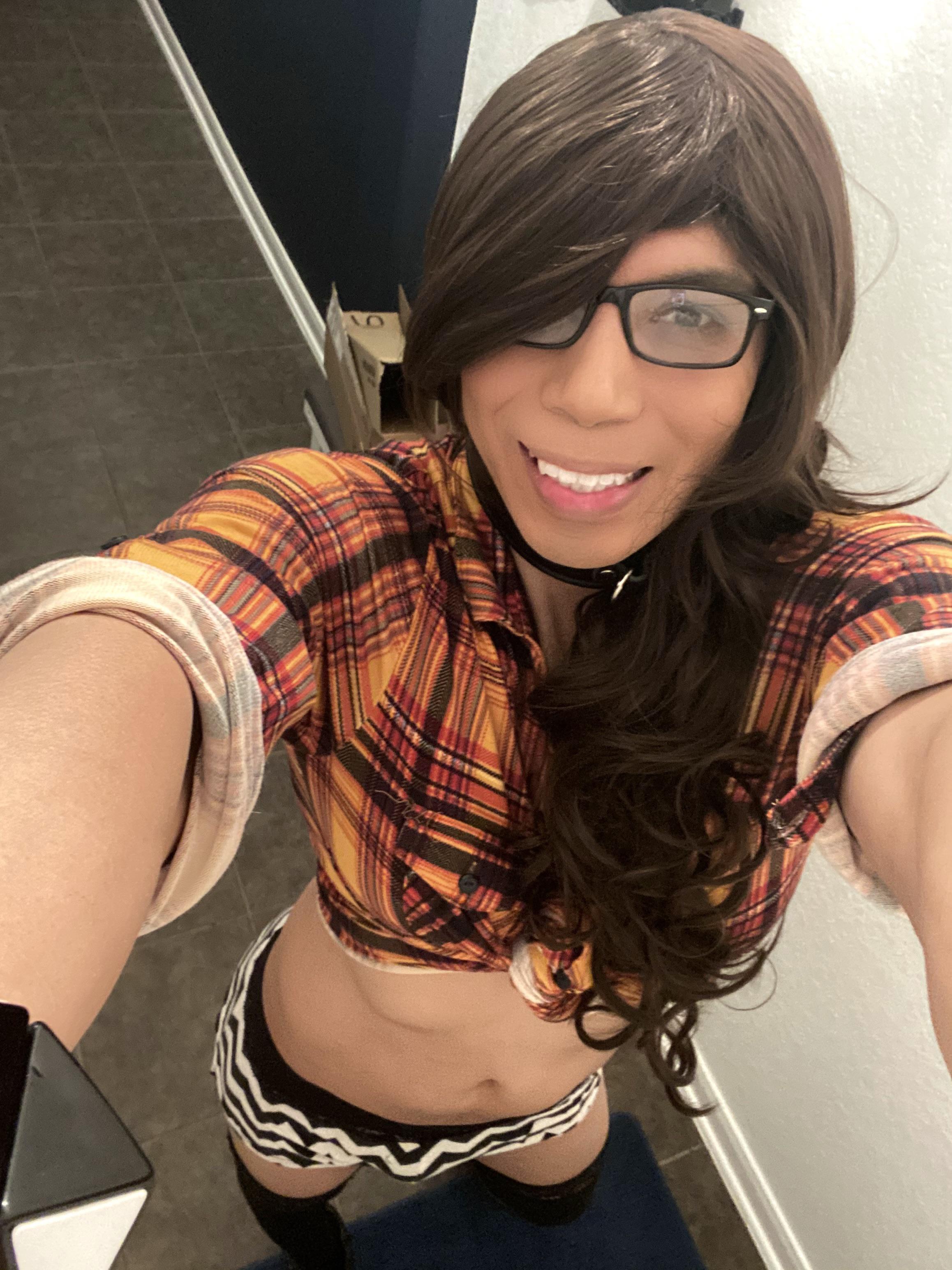 Slim sissy seeking older daddy 40+ in San Antonio, Texas | Scrolller