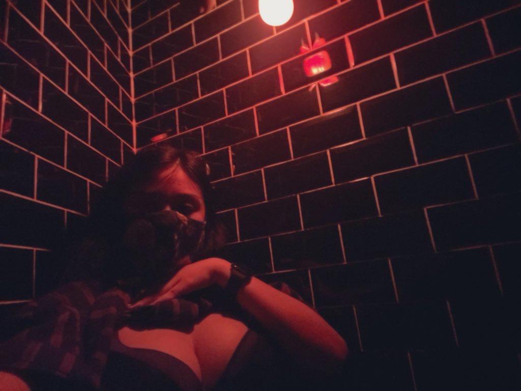 slutty bar bathroom shit | Scrolller