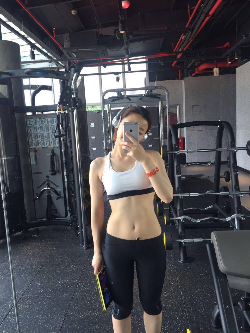 Slutty Kat In Gym, 10+ Comments to go next | Scrolller